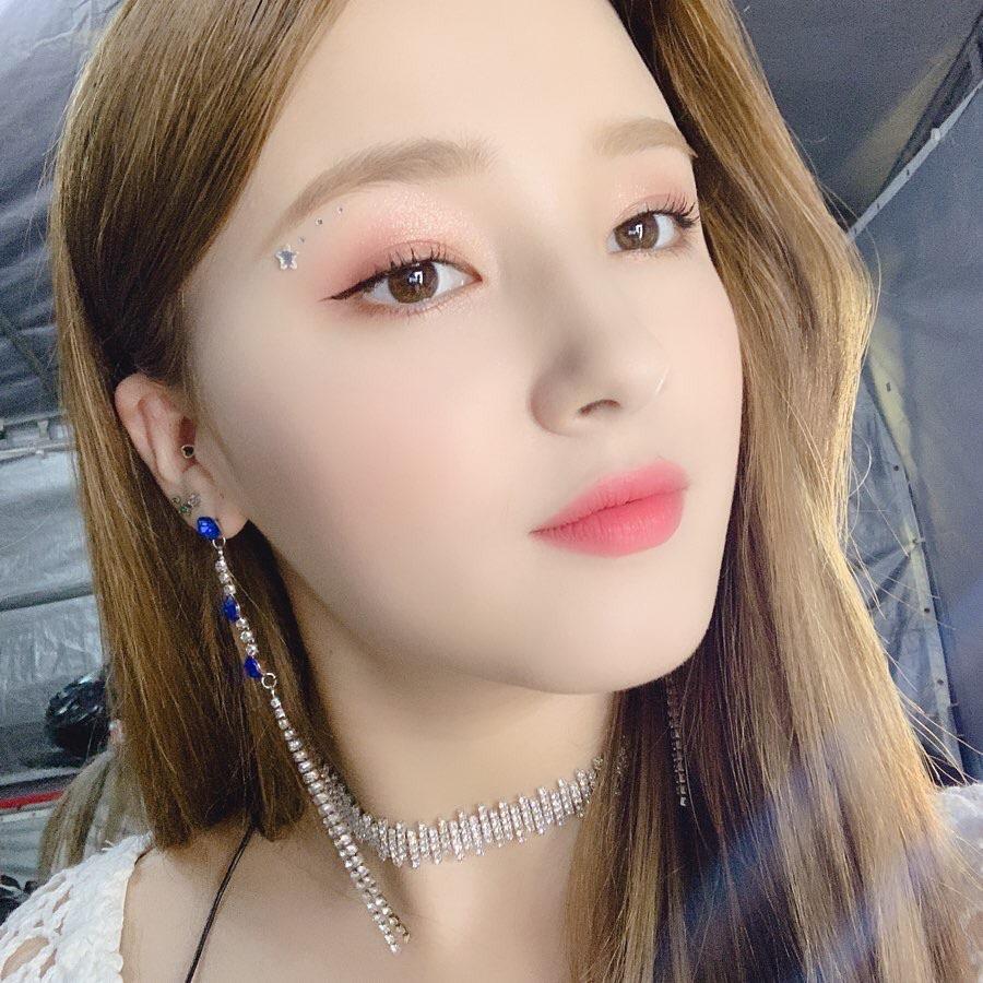 Discover more like NancyMcdonie: [pic via yeonwoonancy_ twitter] Wanna be your star 🌟 and ...