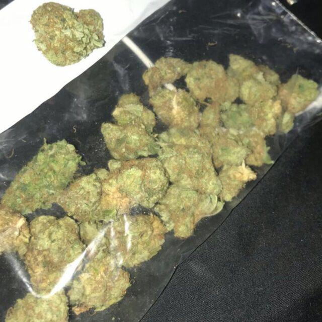 Picking this up to roll how many joints can you come out with? | Scrolller