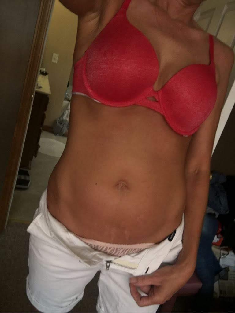 Pink bra | Scrolller