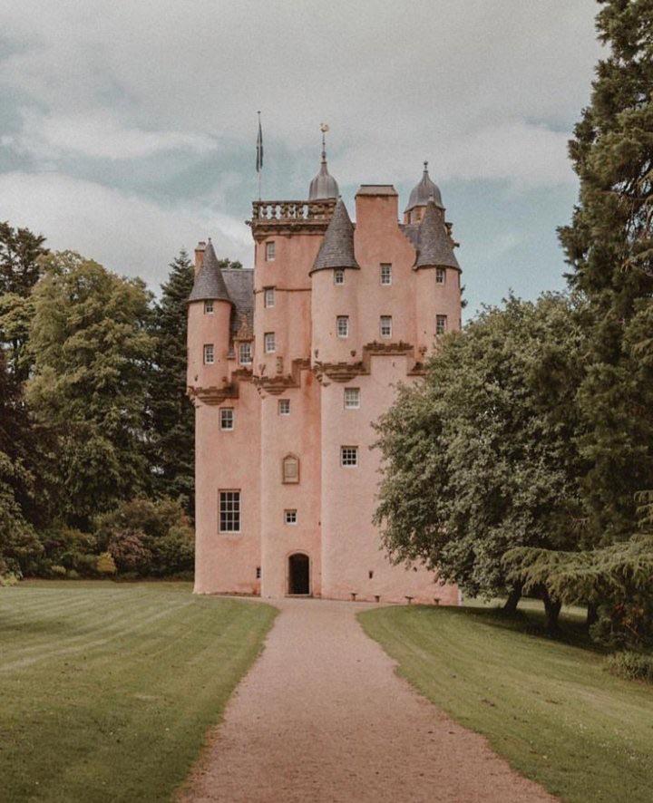 Pink castle! | Scrolller