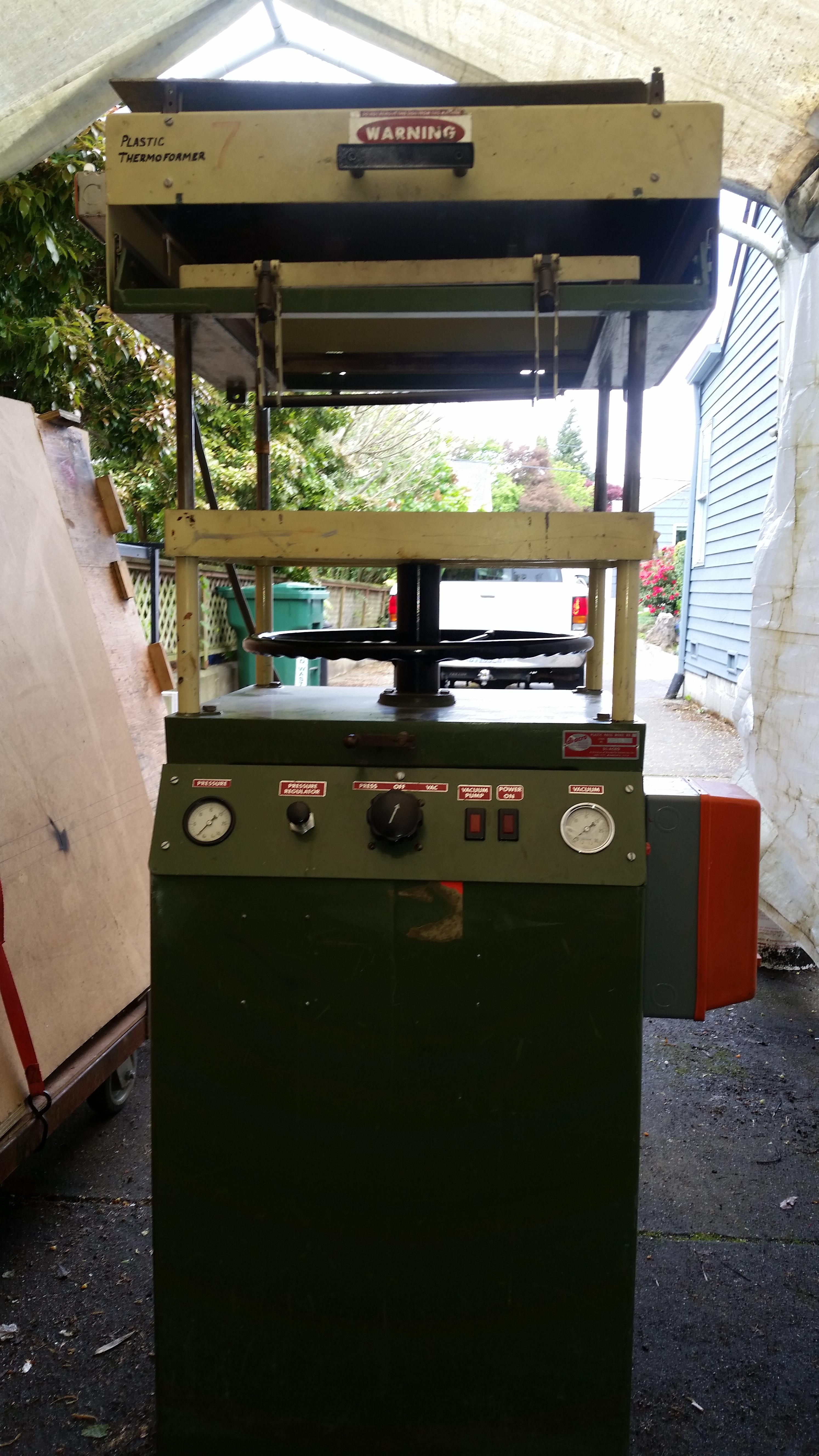 plastic thermoformer | Scrolller