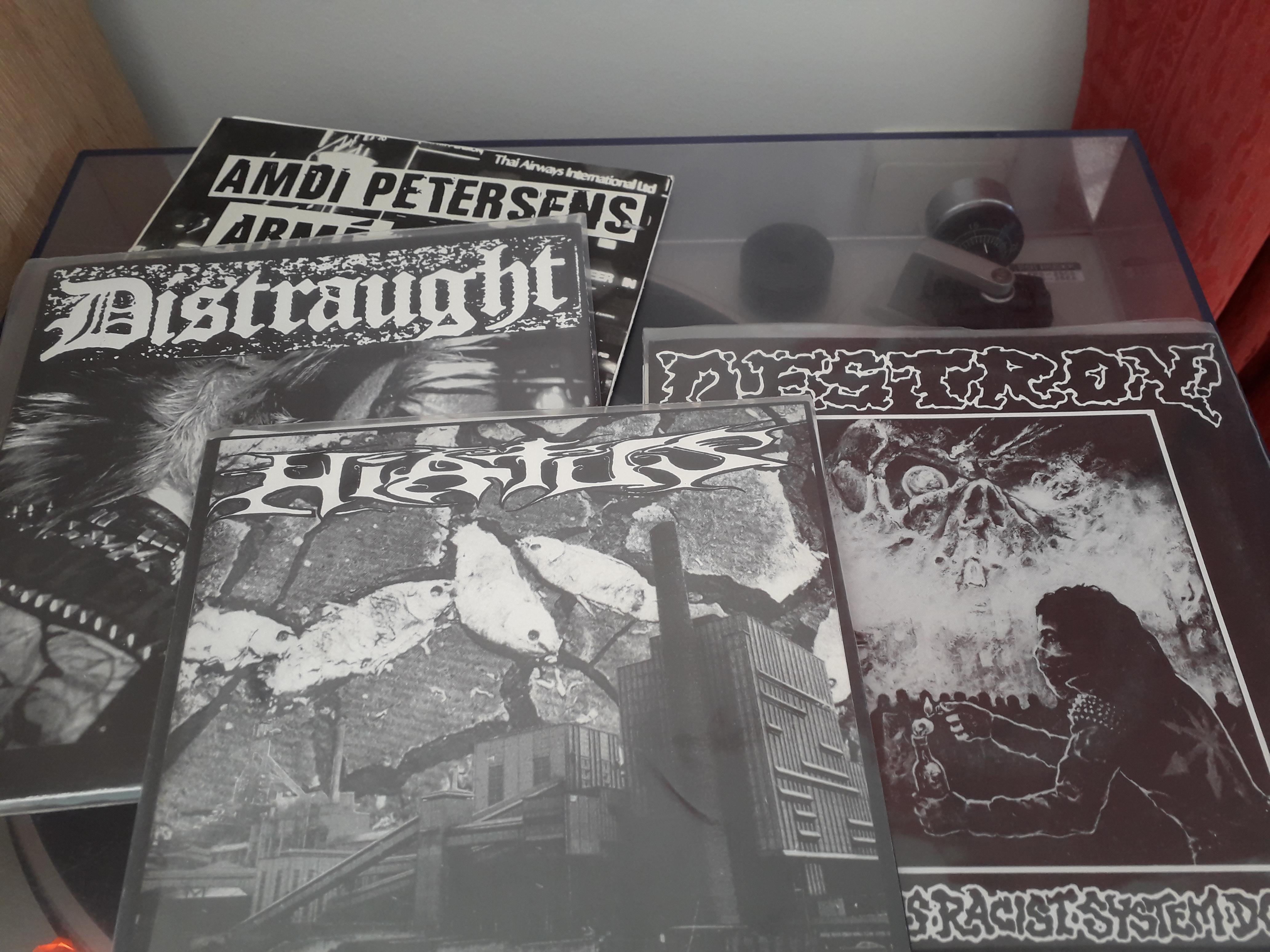 Playing some classics | Scrolller