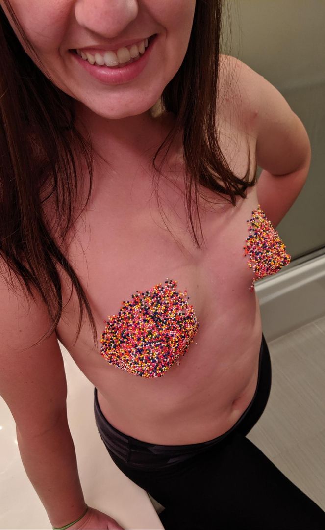 Playing with sprinkles for the first time | Scrolller