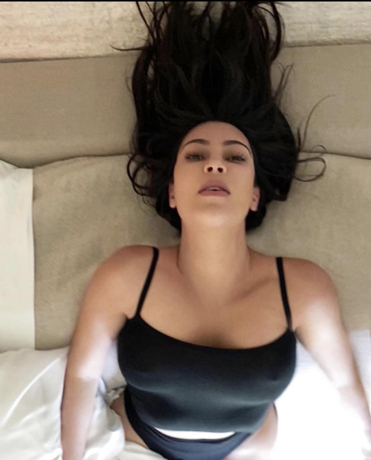 Poking through | Scrolller