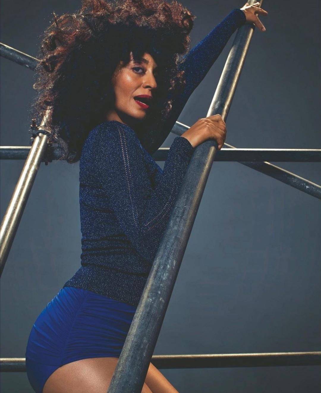 Pole Worker | Scrolller