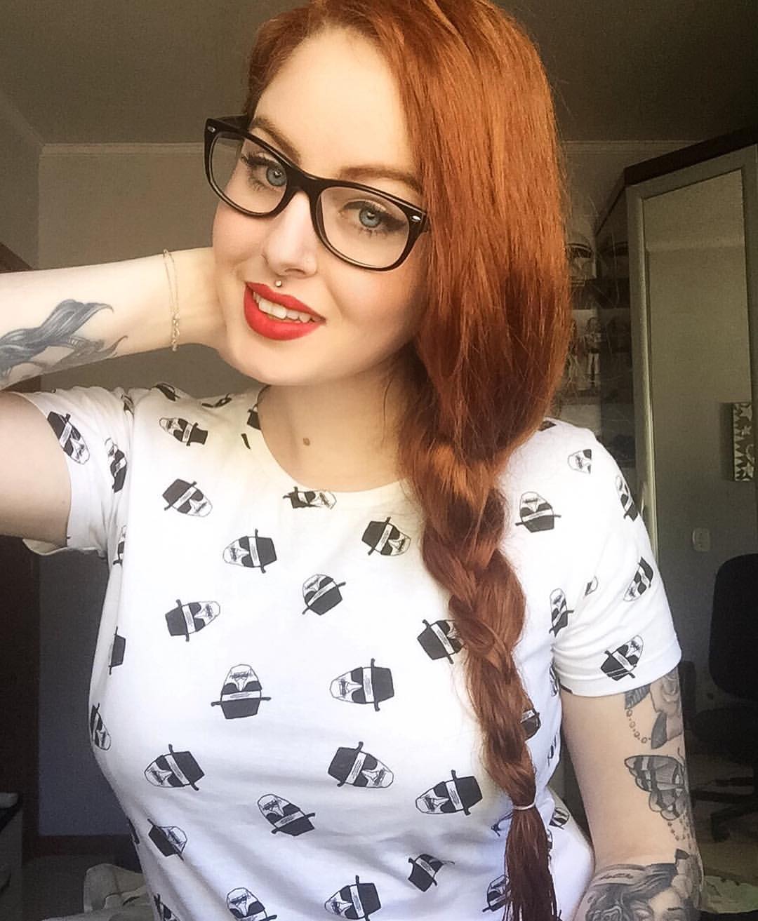 Ponytail | Scrolller