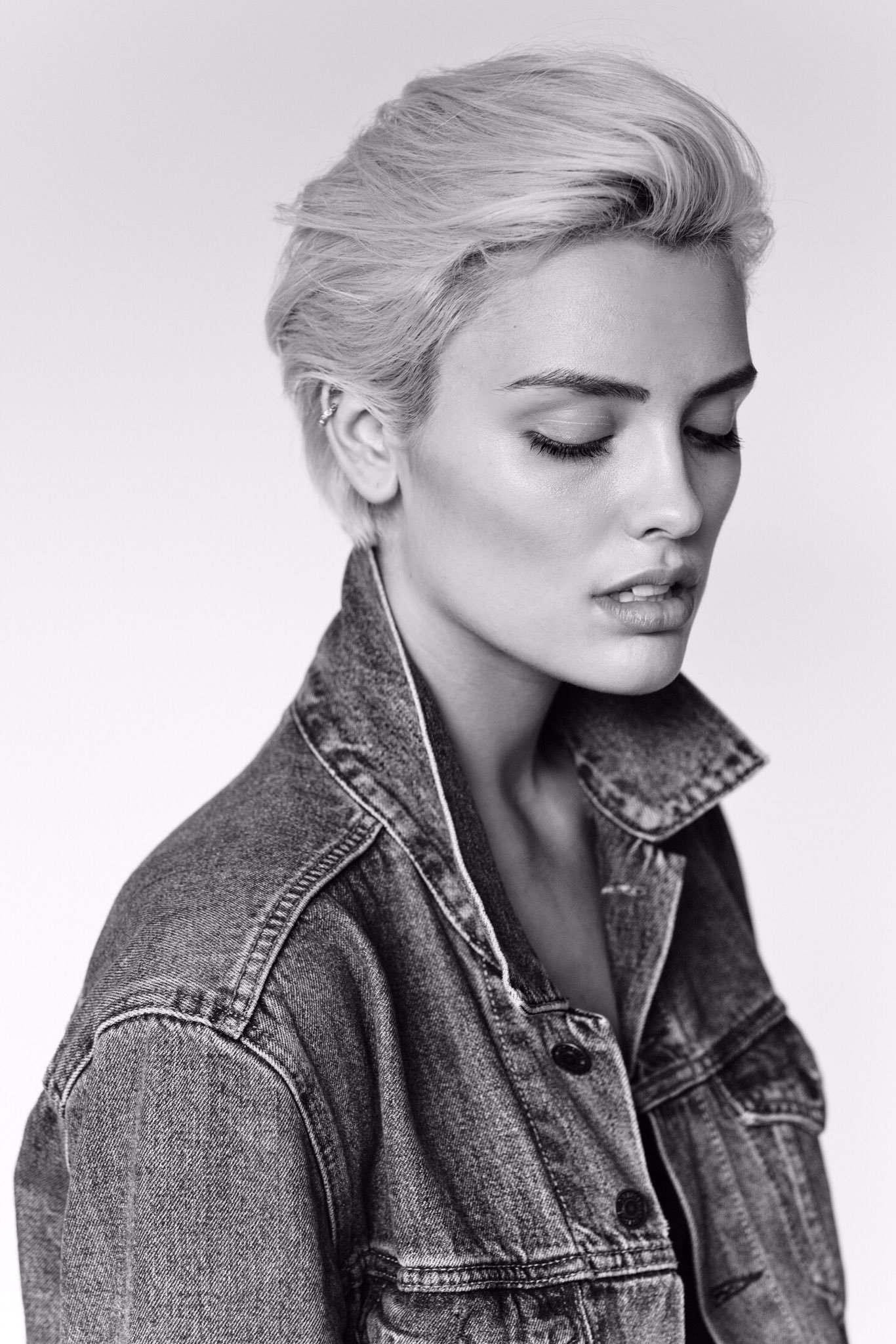 Popped collar | Scrolller