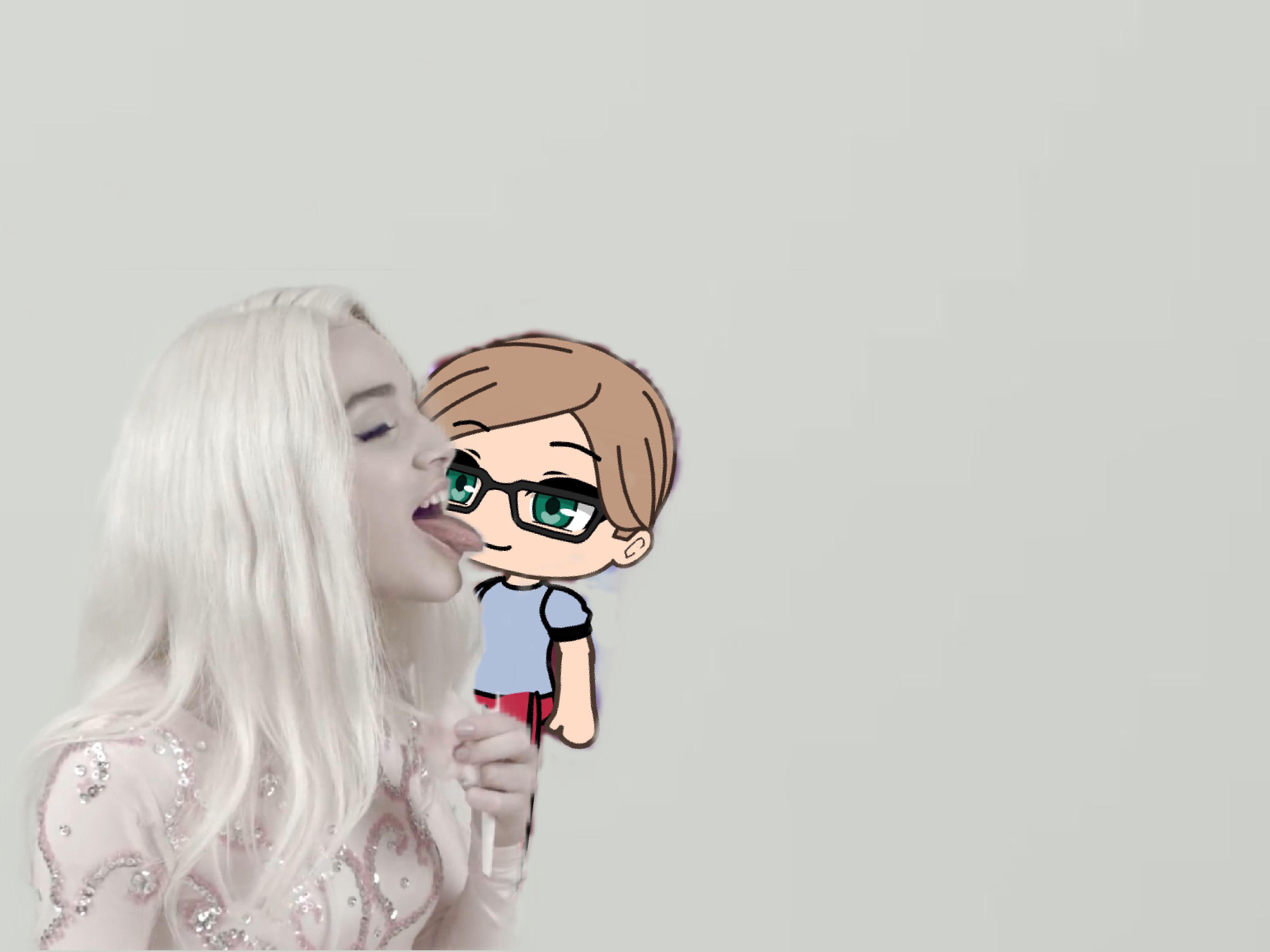 Poppy kisses | Scrolller