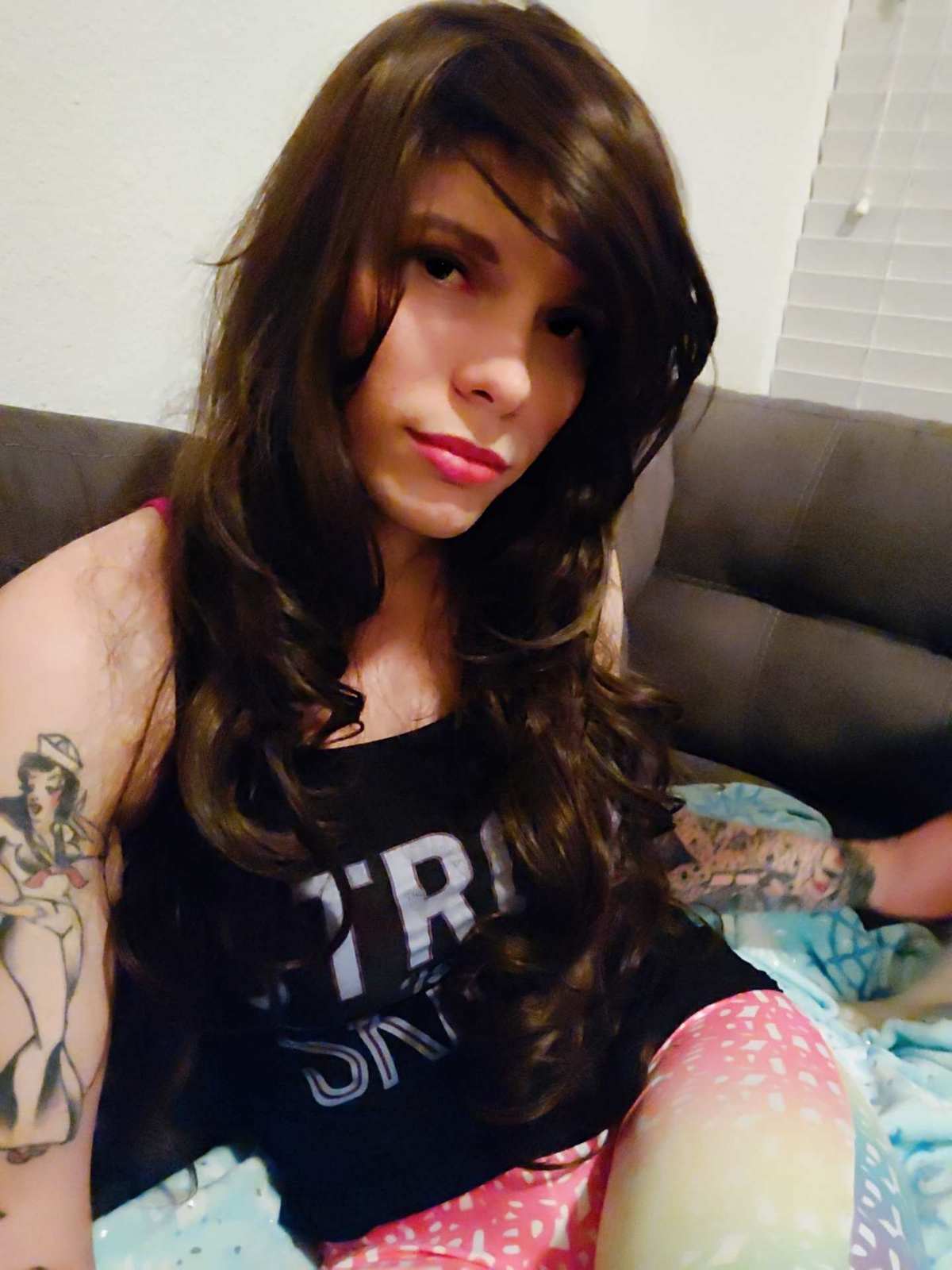 Pre hrt and have felt really dysphoric about everything. Kinda stuck in the middle 🥲 | Scrolller