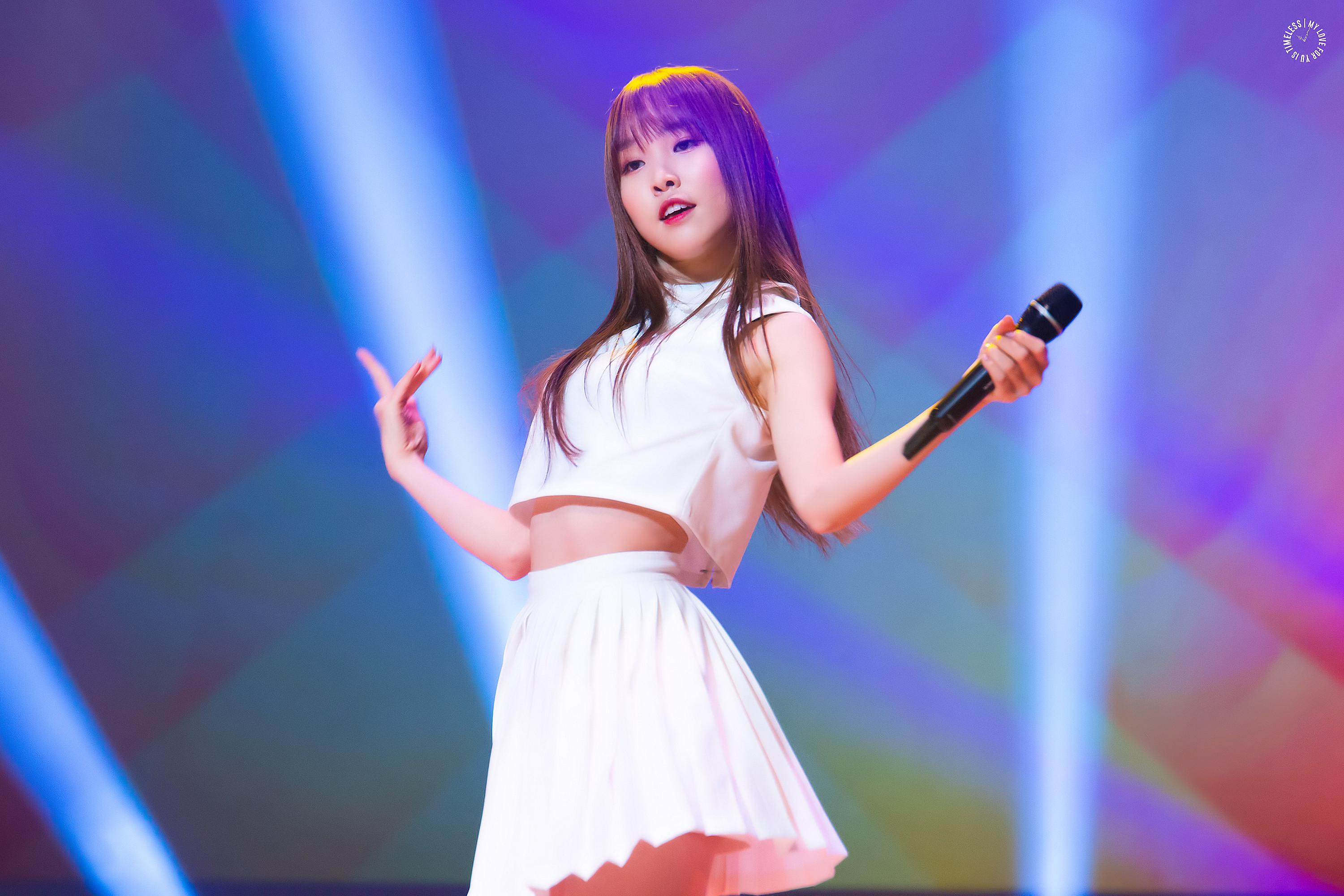 Presenting Yuju! | Scrolller