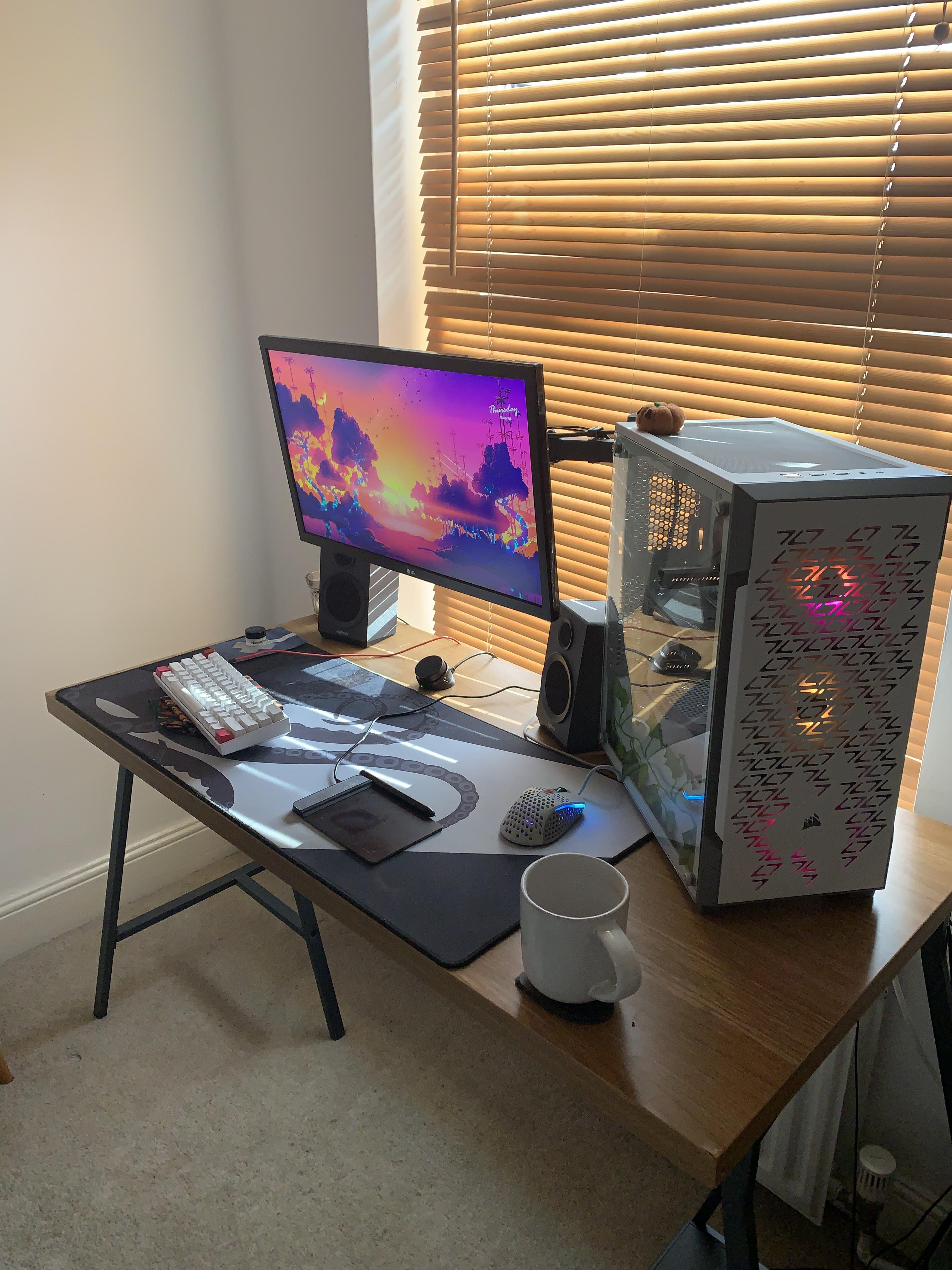 Pretty average but I love the effect of the blinds at midday | Scrolller