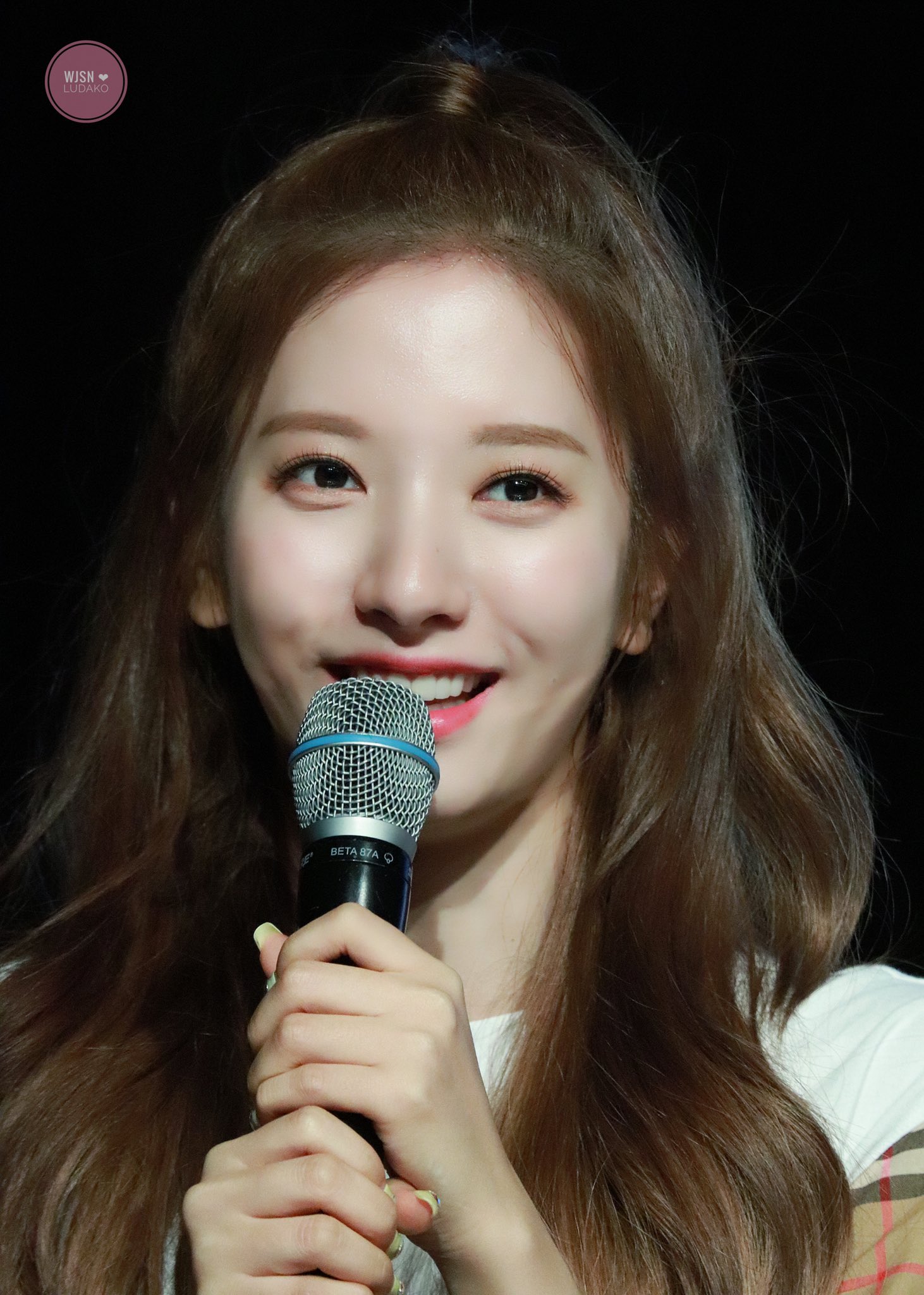 Pretty Bona | Scrolller