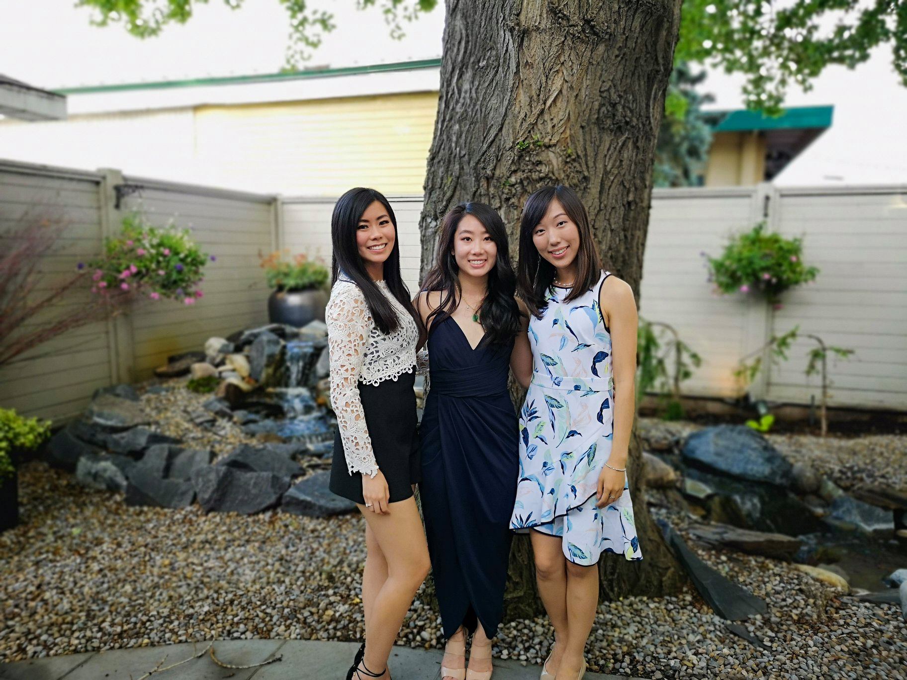 Pretty friends | Scrolller