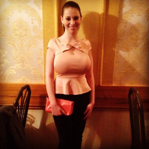 Pretty lady | Scrolller