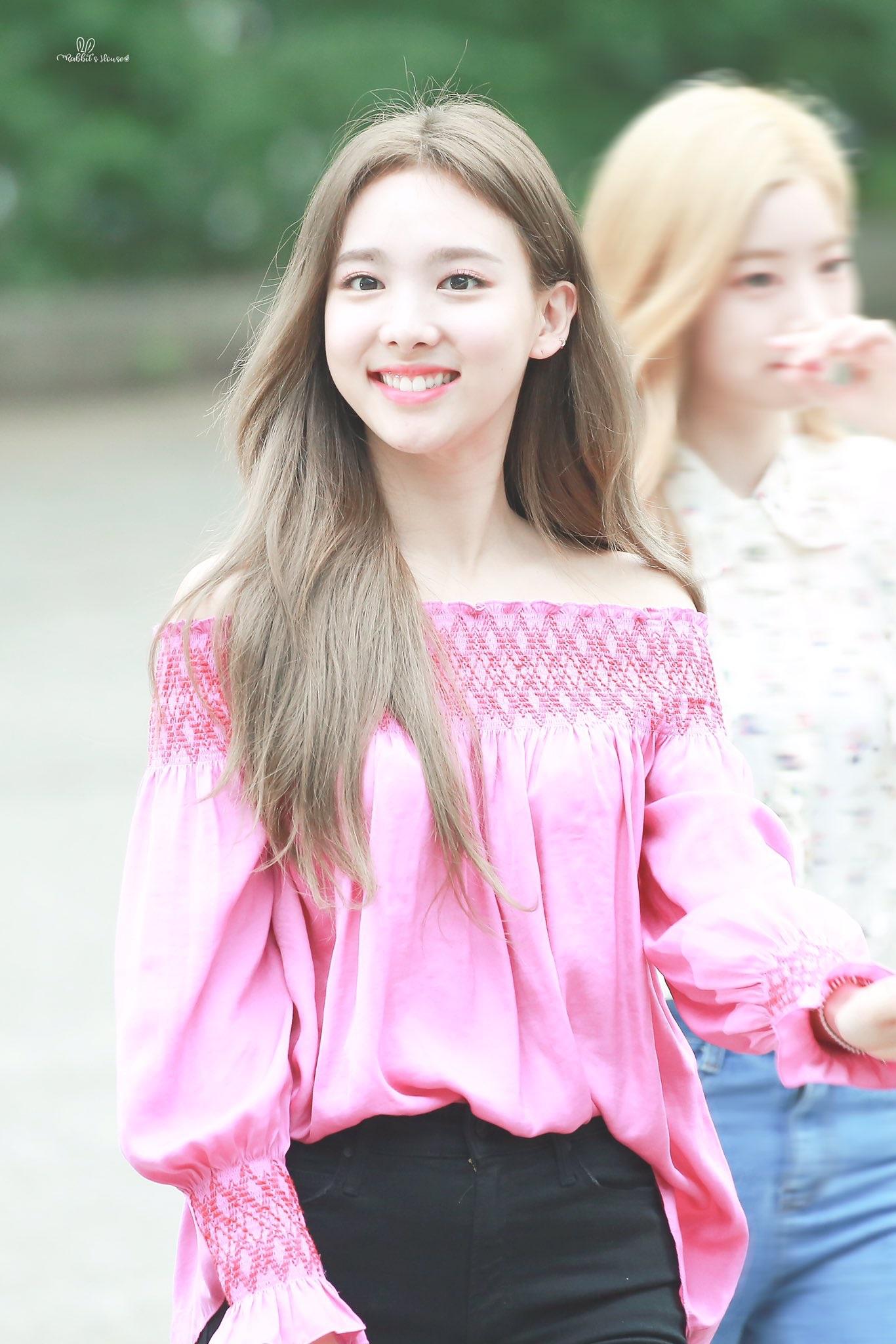 Pretty Nayeon | Scrolller