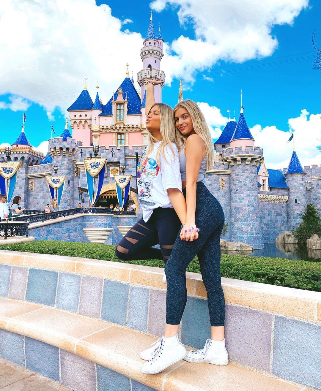 Pretty pair | Scrolller