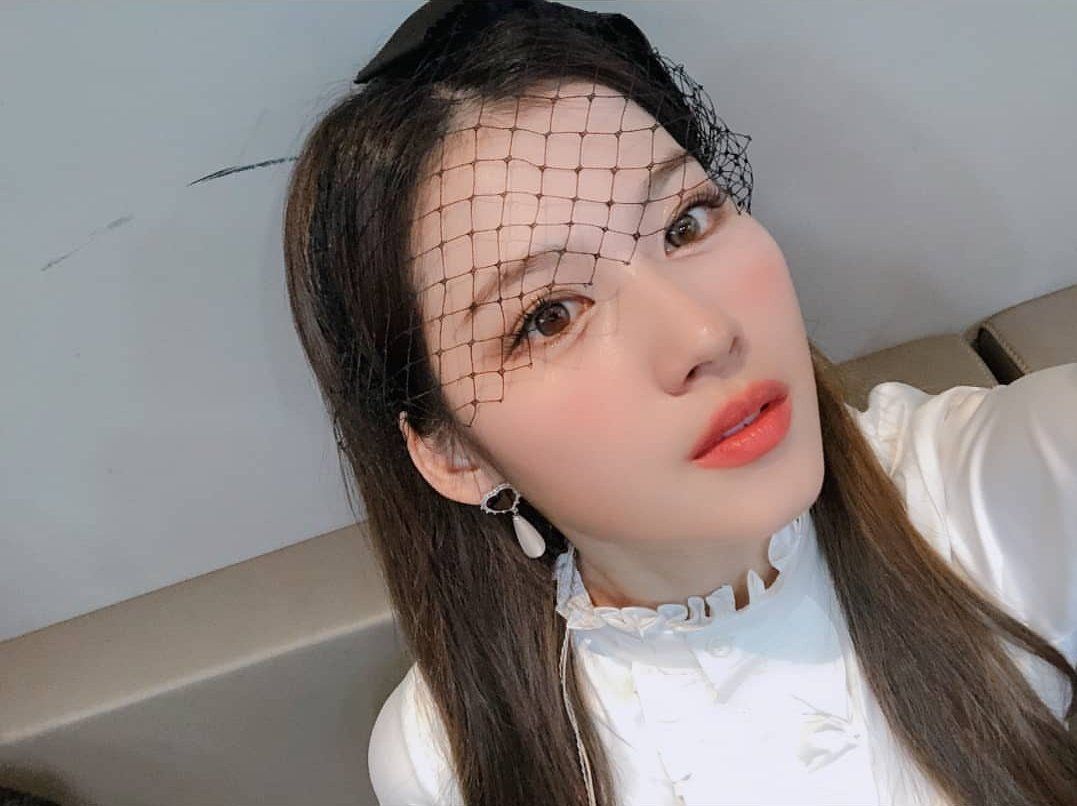 Pretty Sana | Scrolller