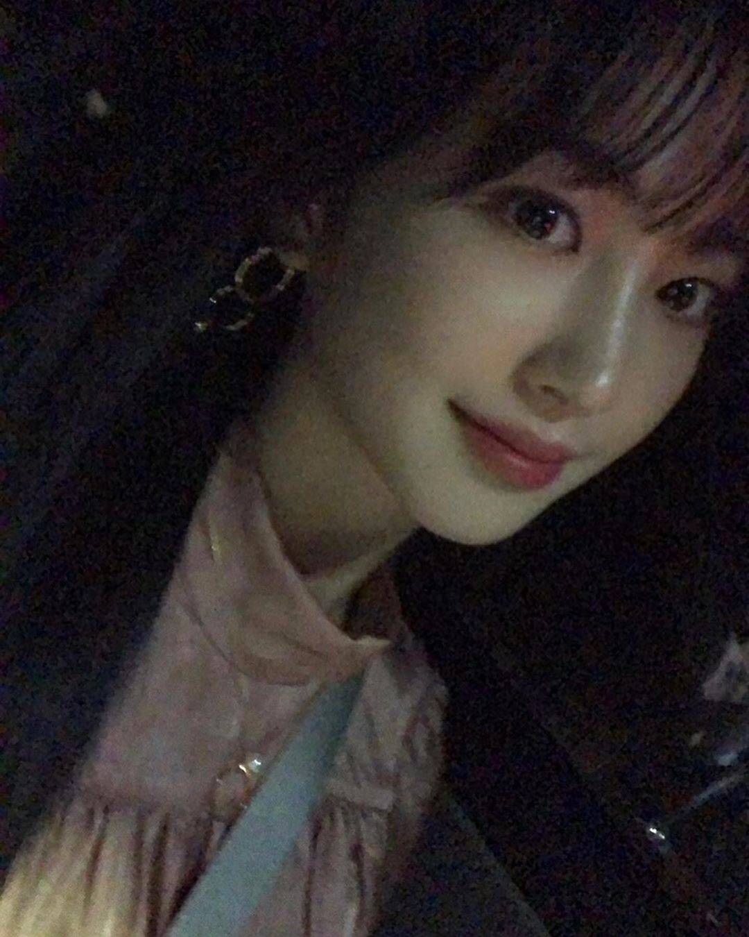 pretty Yukyung | Scrolller