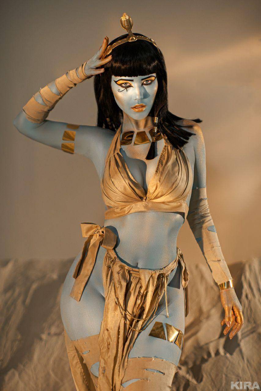 Princess Mummy by Lada Lyumos | Scrolller