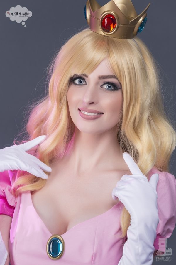 Princess Peach [Super Mario Bros.] | Scrolller