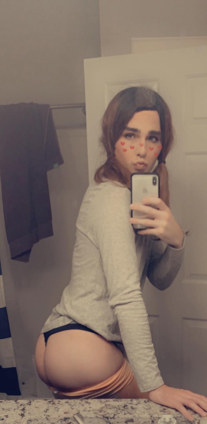 pull my g-string to the side ? 🥵💋 | Scrolller