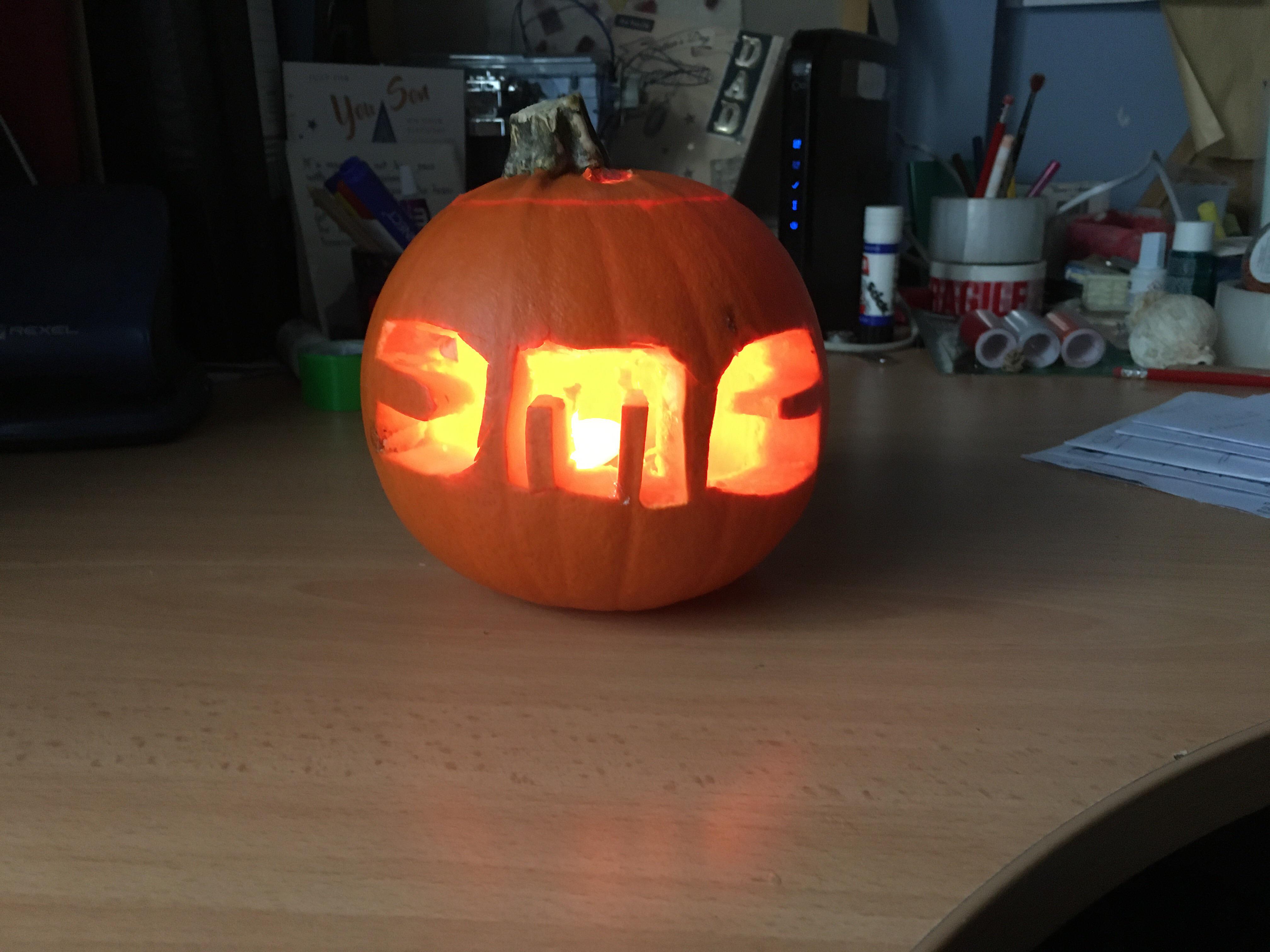 Pumpkin carving with style | Scrolller