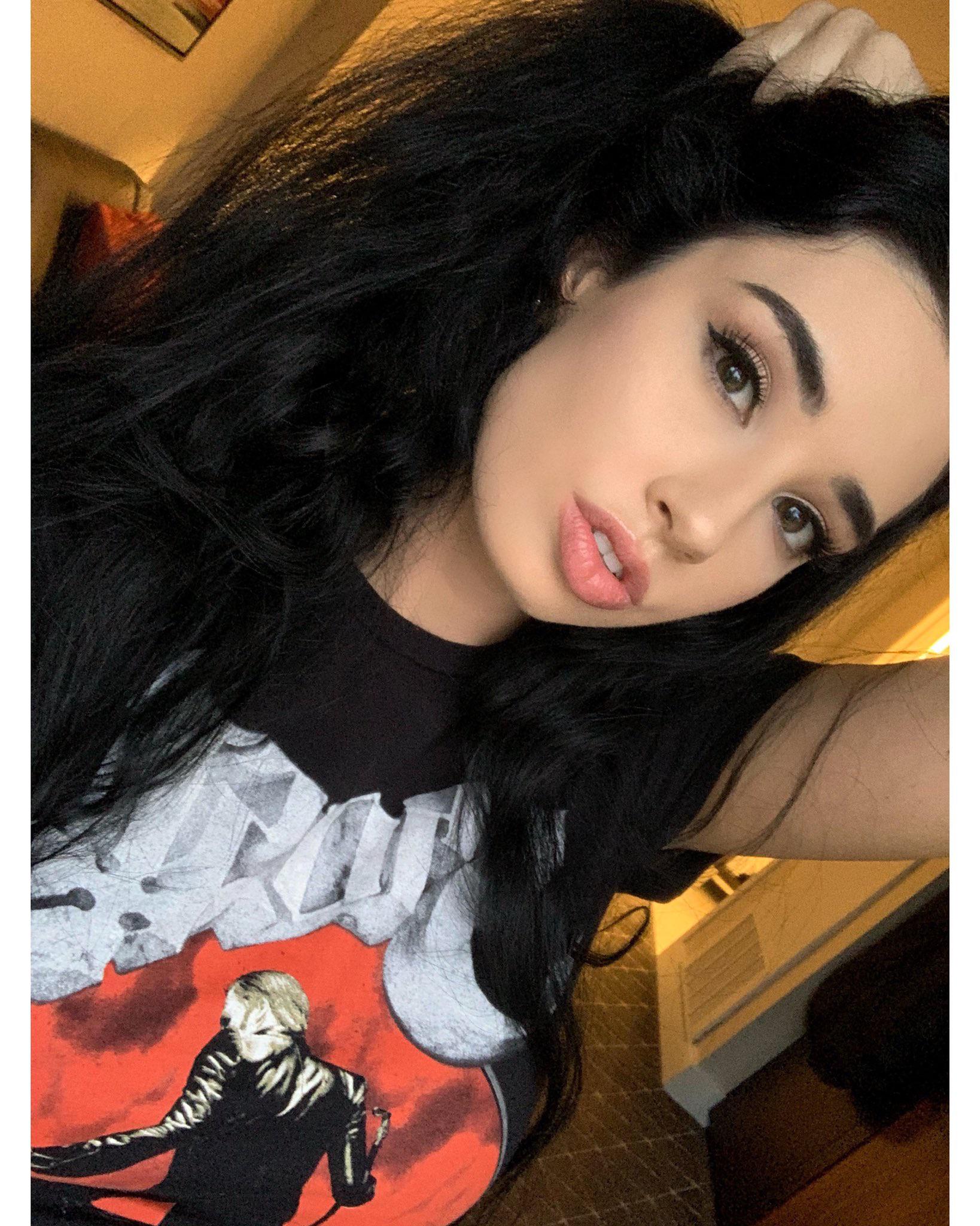 Purdy girl | Scrolller