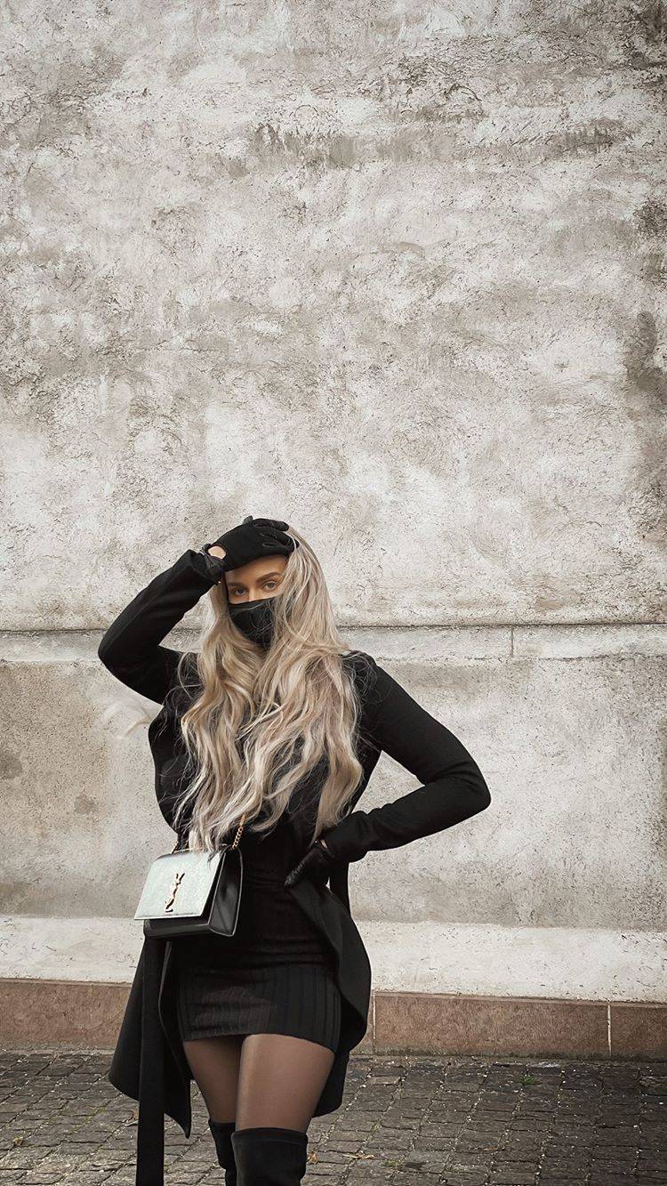 Queen of Blacks | Scrolller