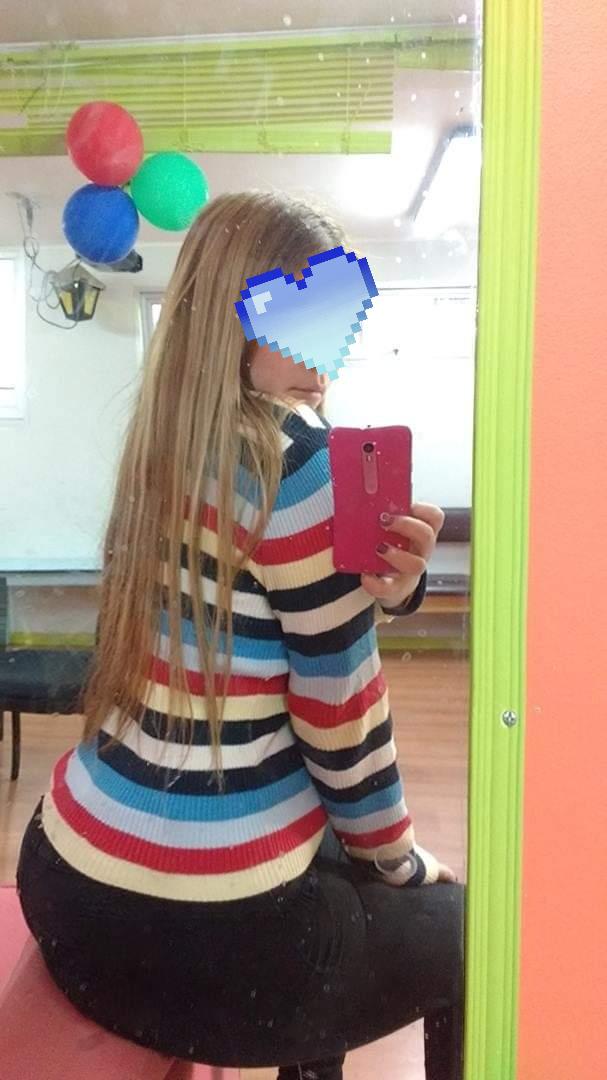 A quick selfie at work | Scrolller