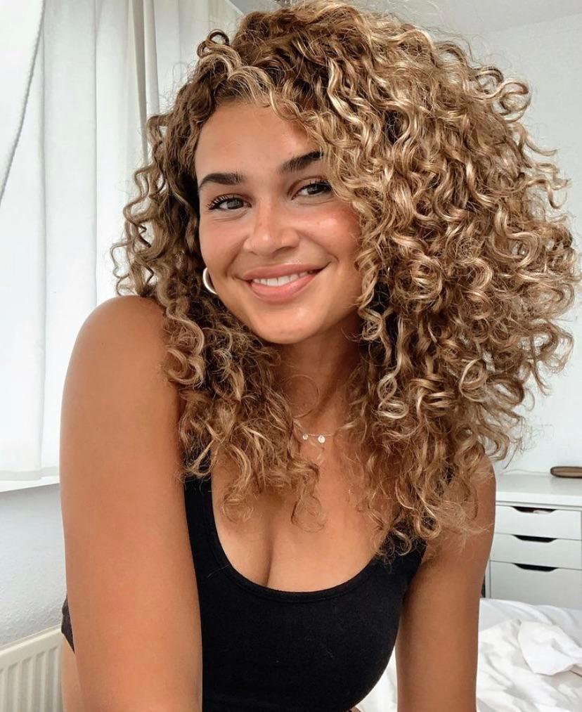 Rachel John | Scrolller