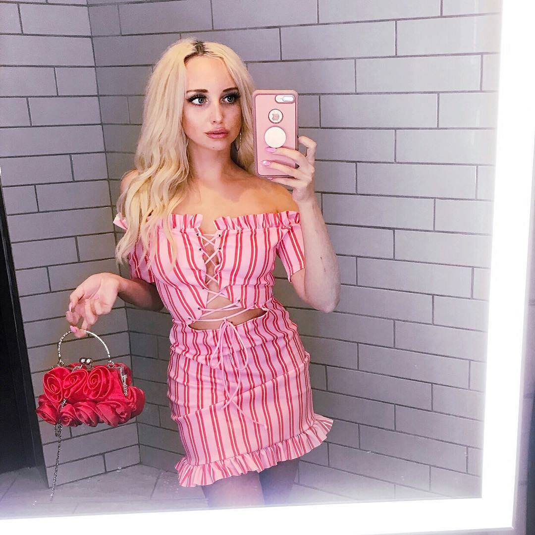 Rachel Page | Scrolller