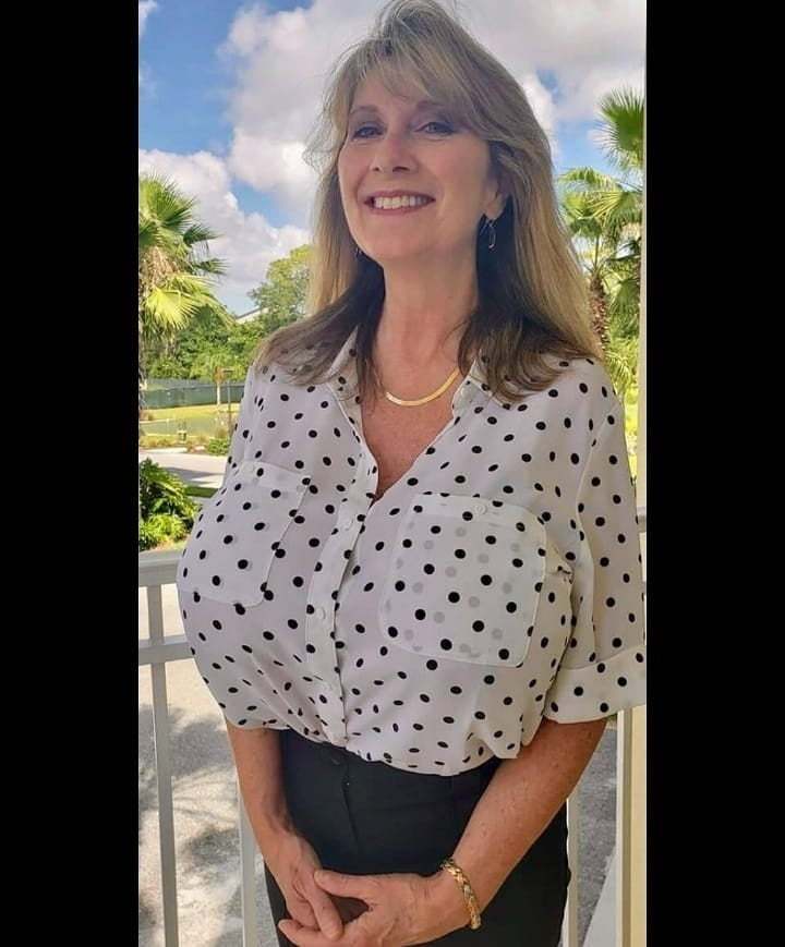 Radio Host - 2busty2hide | Scrolller