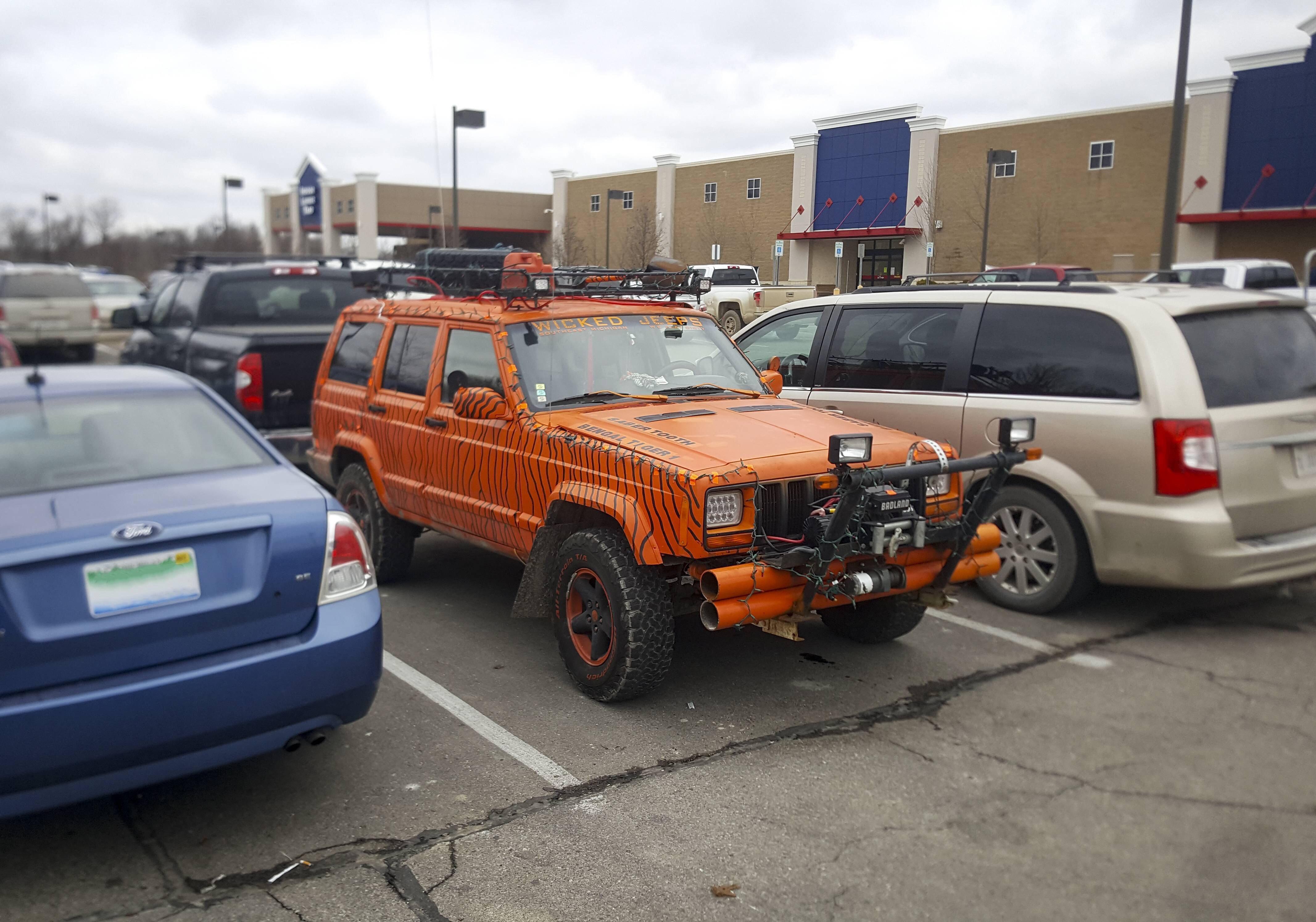 Rare Heep xj sighting. | Scrolller