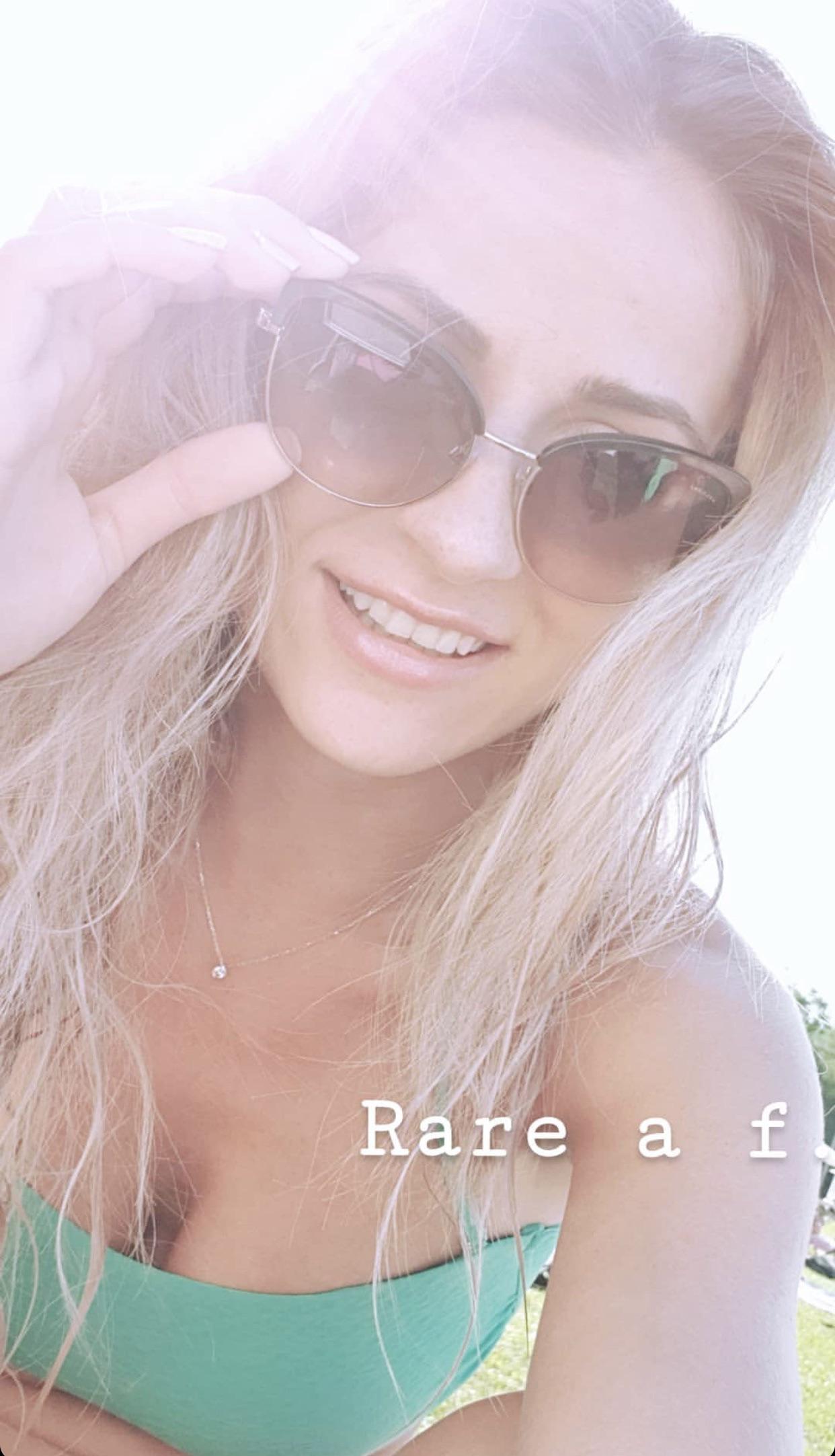 Rare she smiles | Scrolller