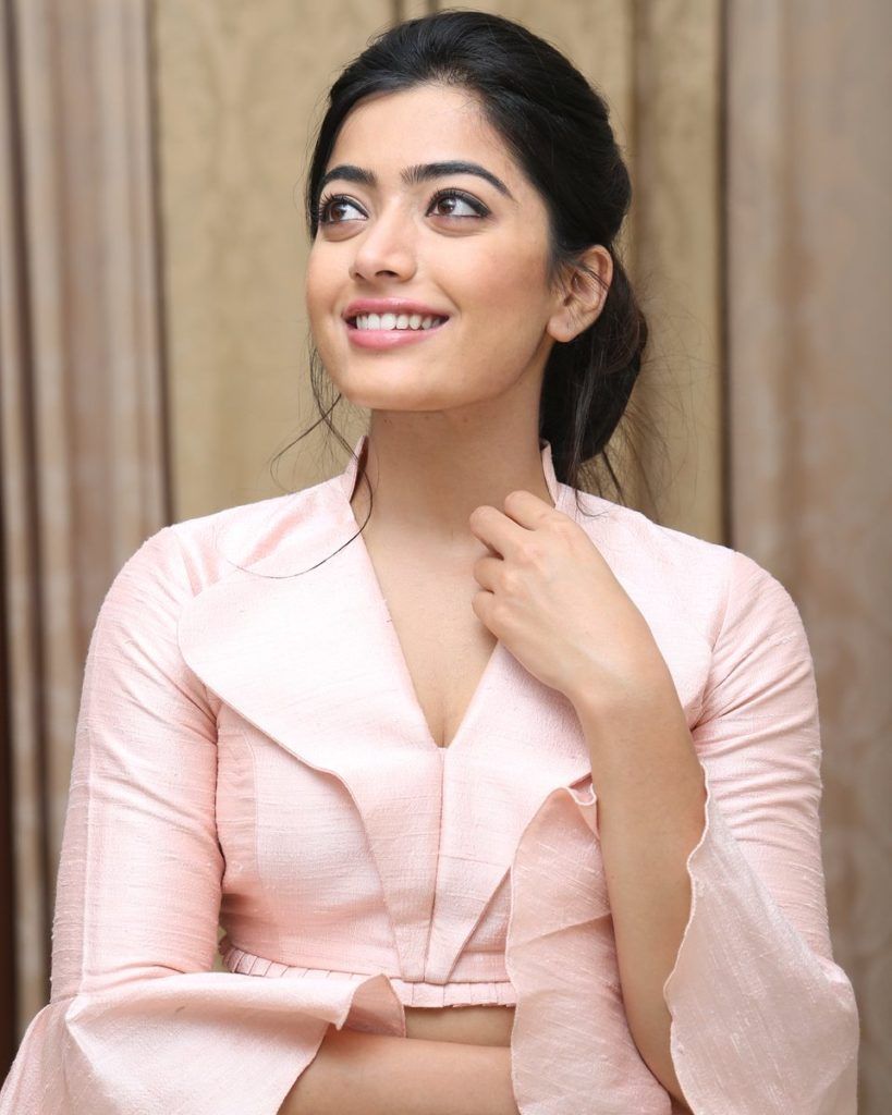Rashmika Mandanna looks very pretty | Scrolller