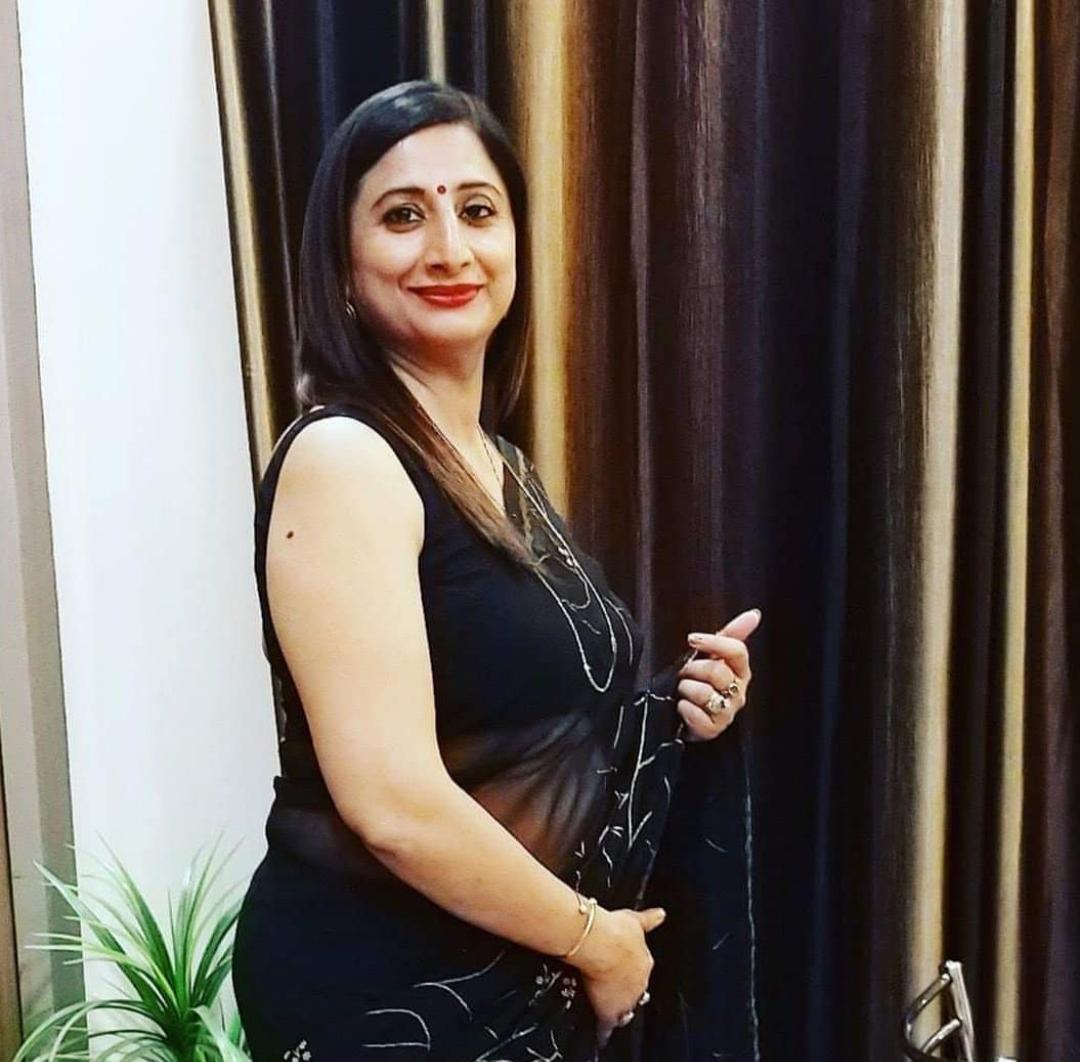 Rate her on a scale of 1-10 🌟 | Scrolller