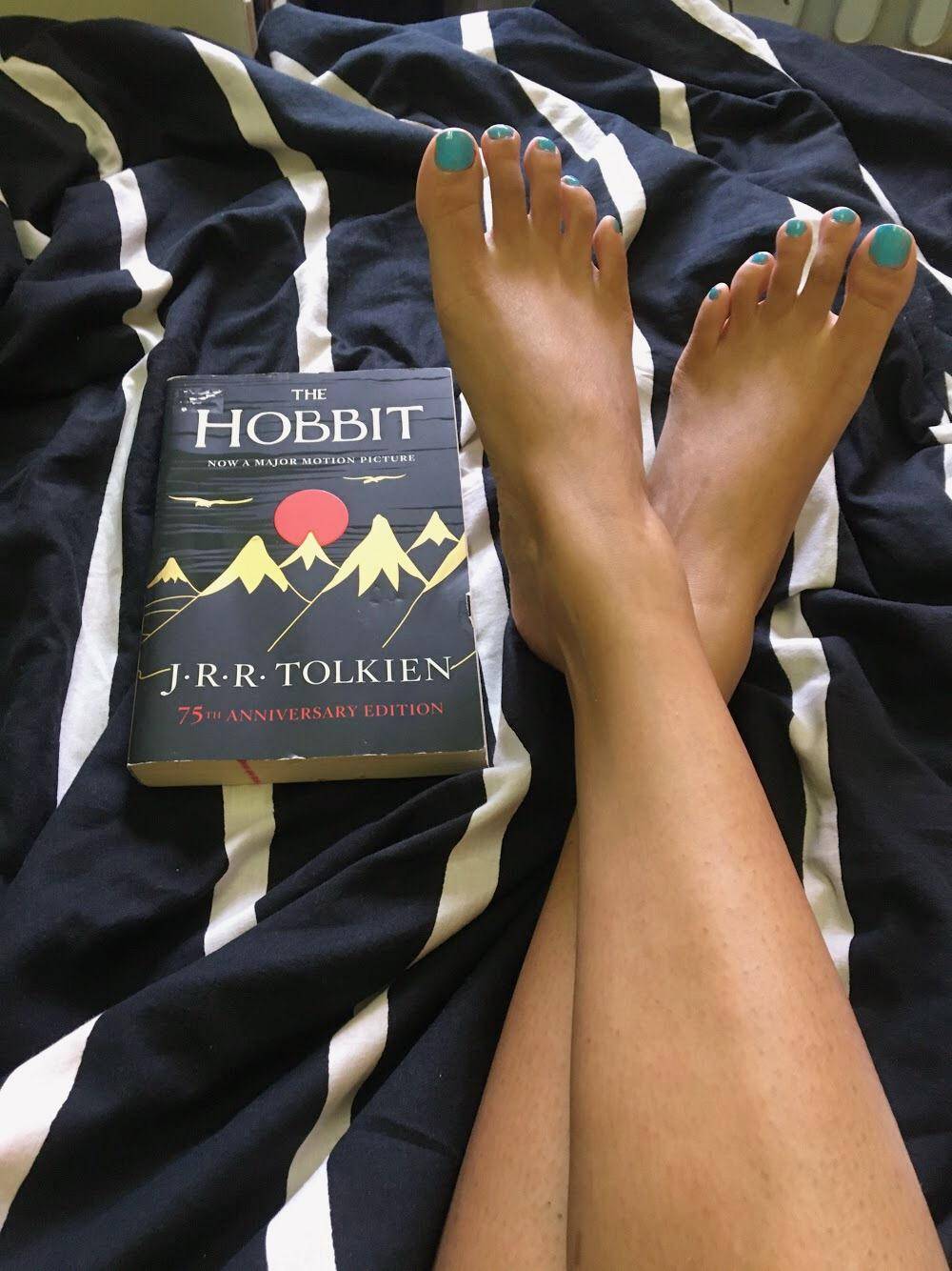 Feet and a good book | Scrolller