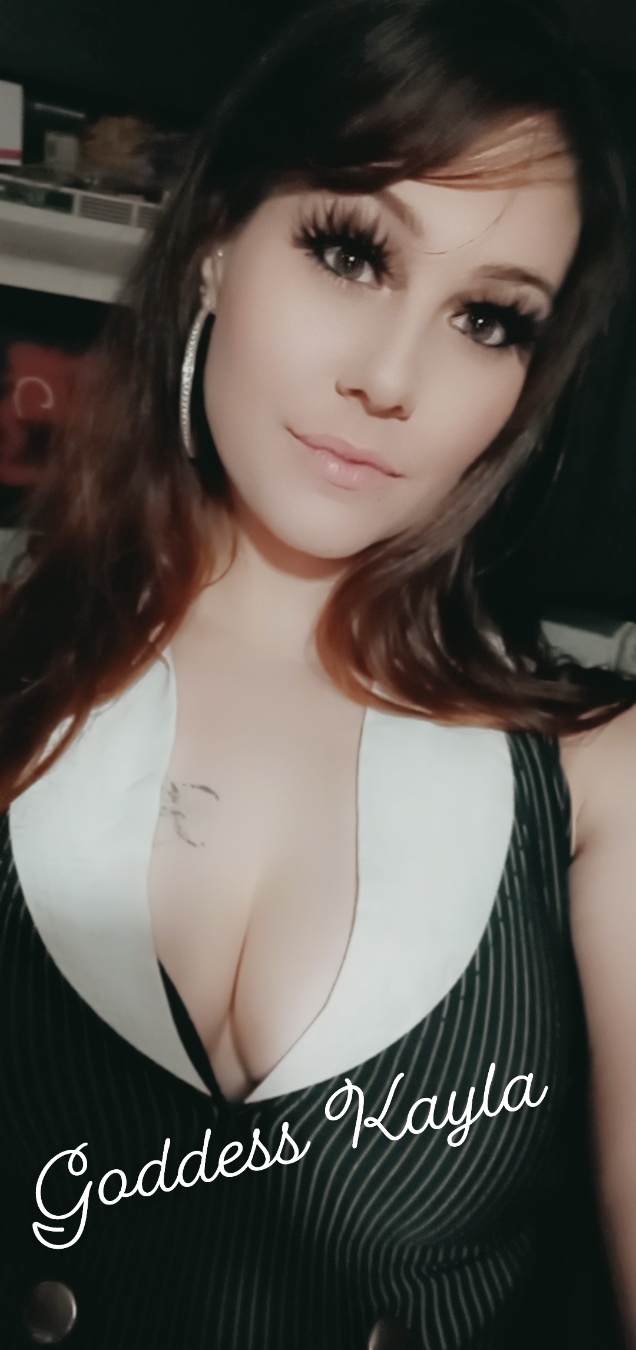 Ready to start your best sissy life today?😈 Let me teach you my Goddess ways.... kik ...