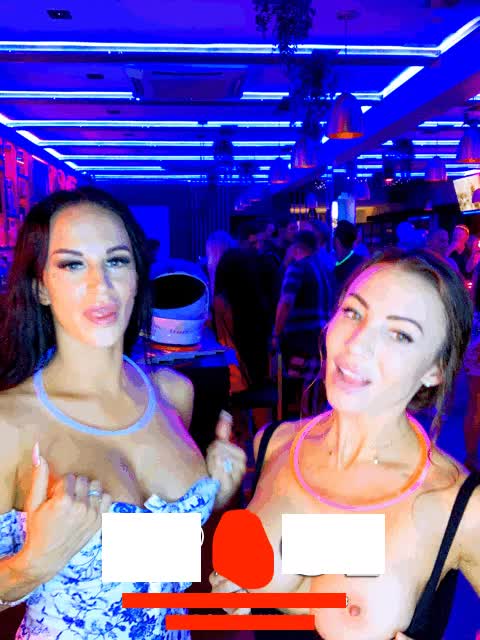 Really nice huge tits! | Scrolller