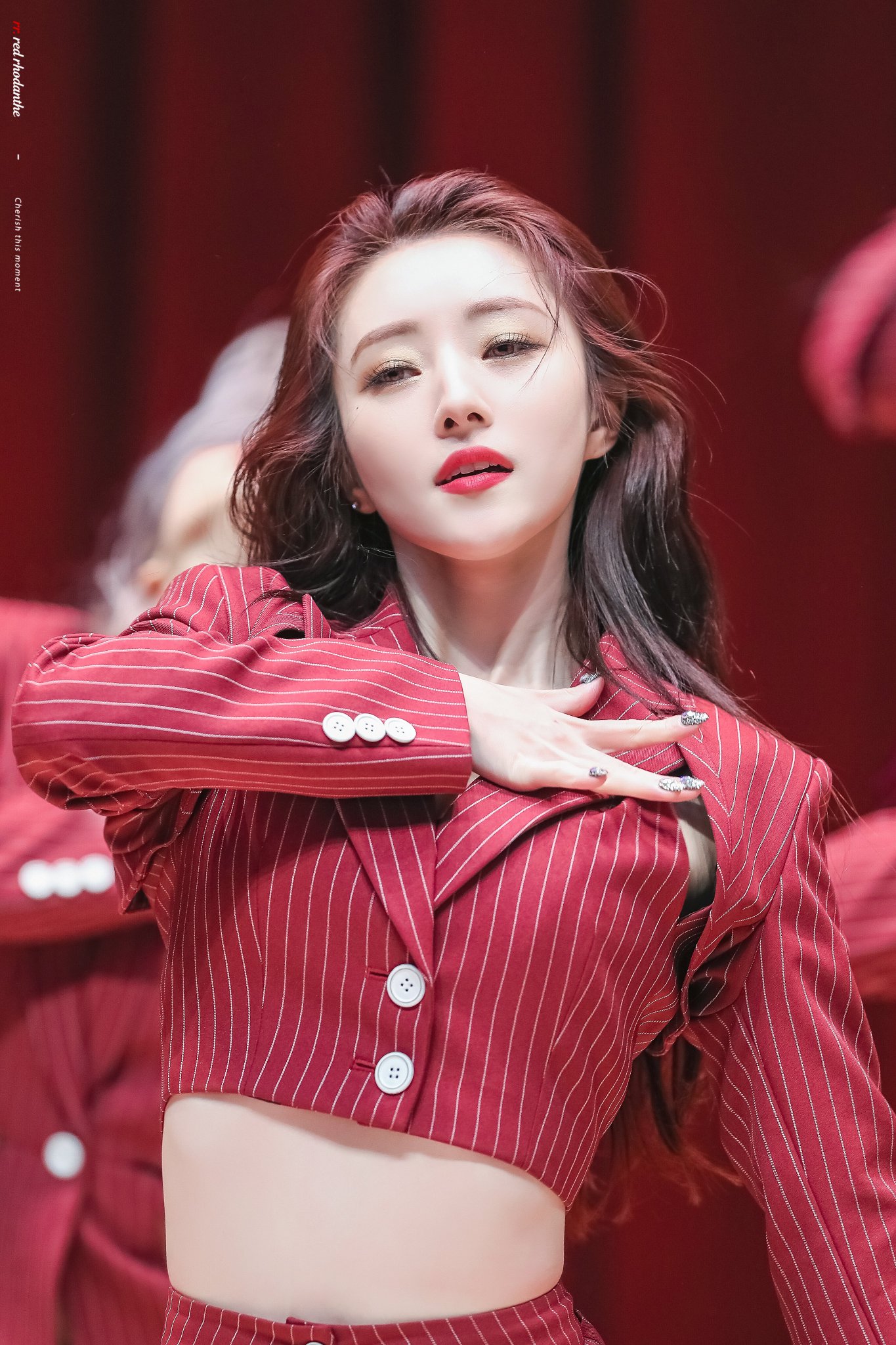 Red Bora | Scrolller