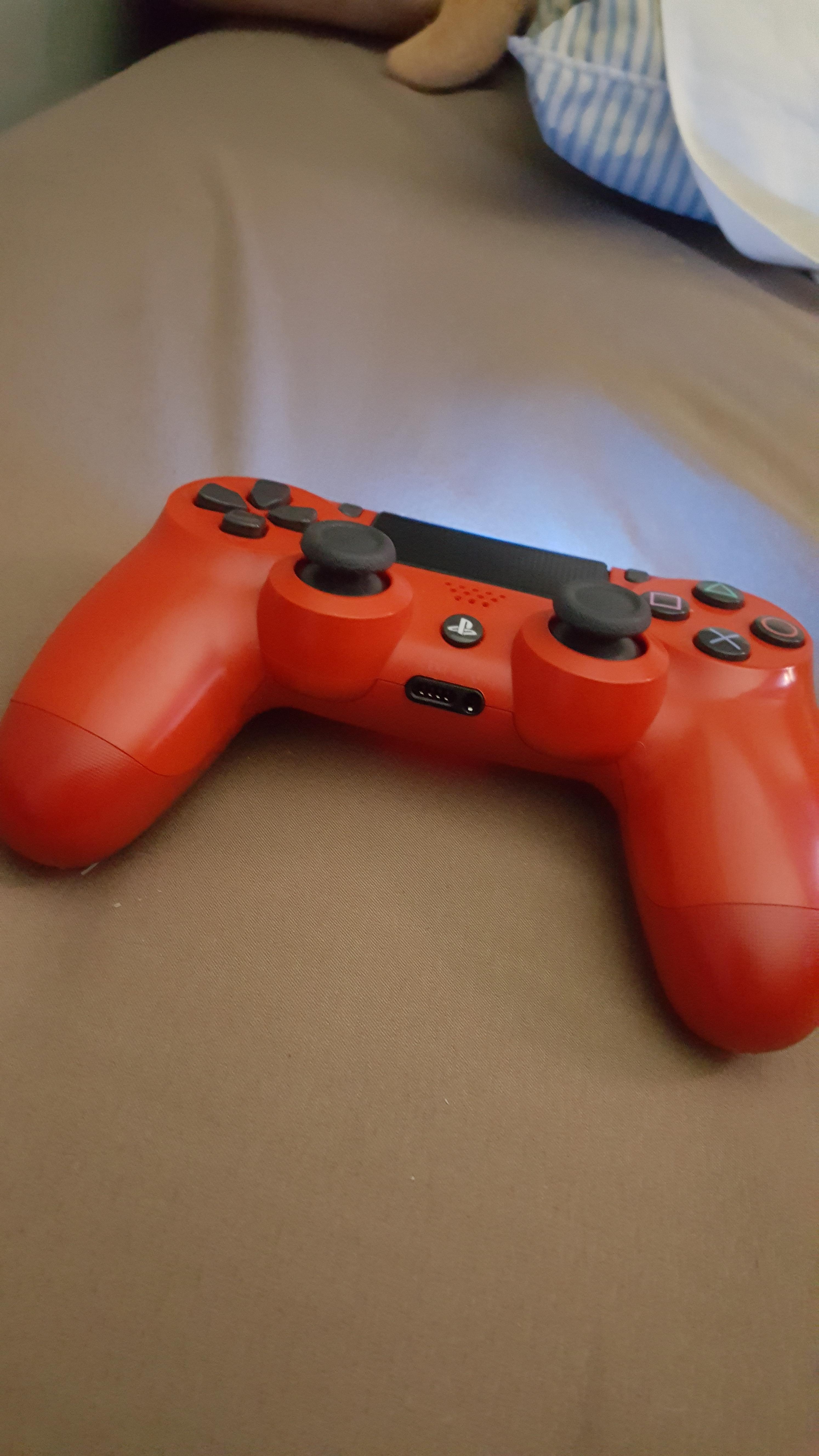 Red ps4 controller | Scrolller