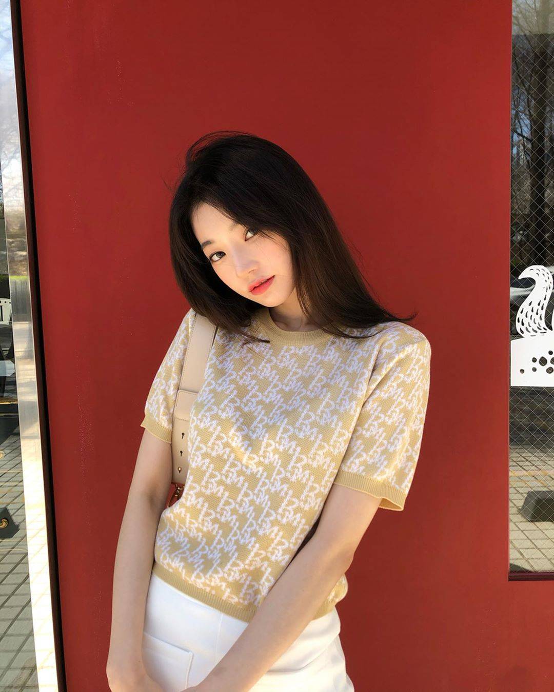 Red walls | Scrolller