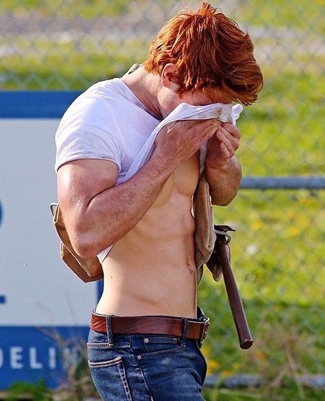 Redhead hottie | Scrolller