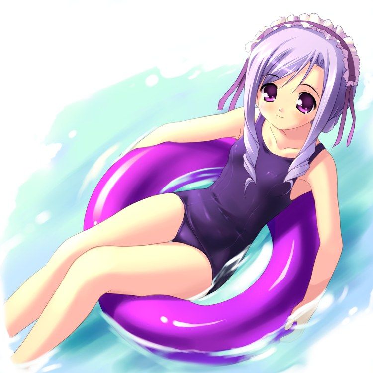 Relaxing in her floating tire | Scrolller