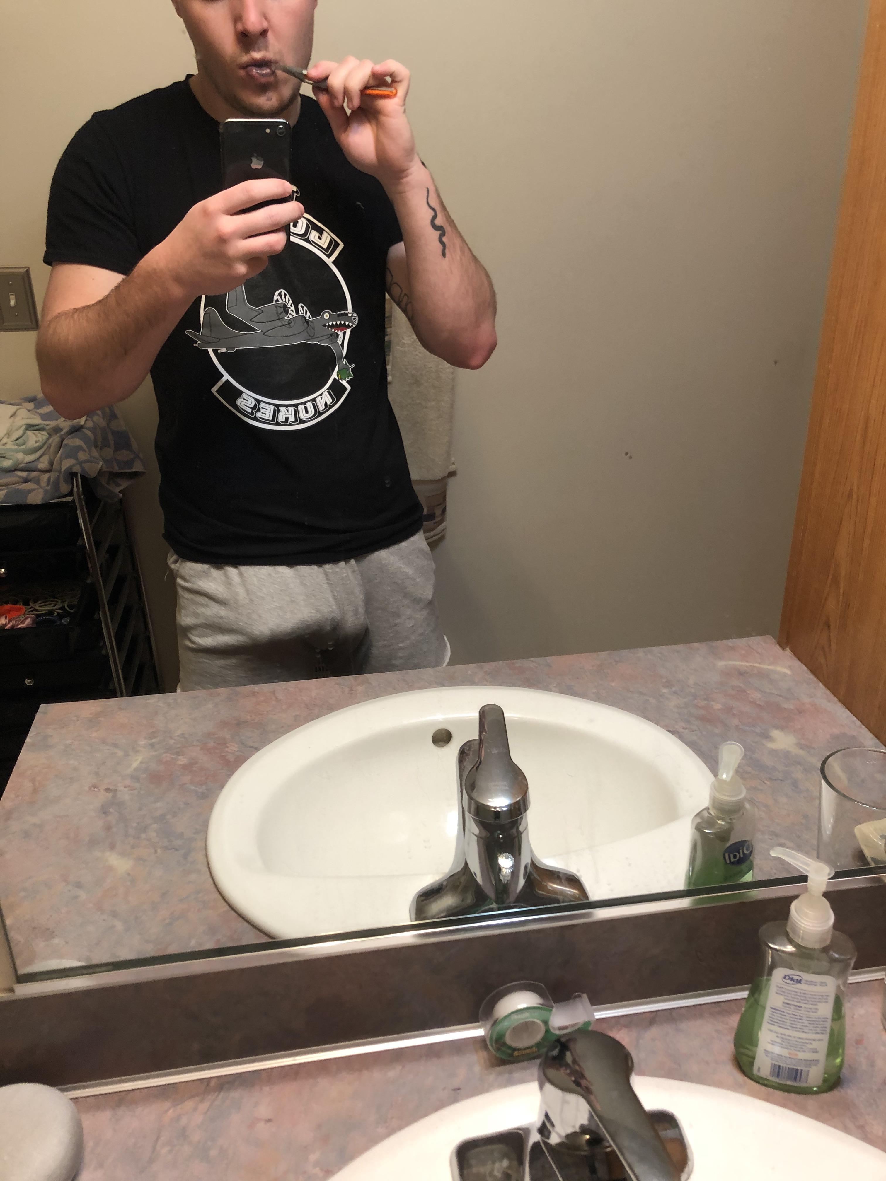 Reminder to always brush your teeth! | Scrolller