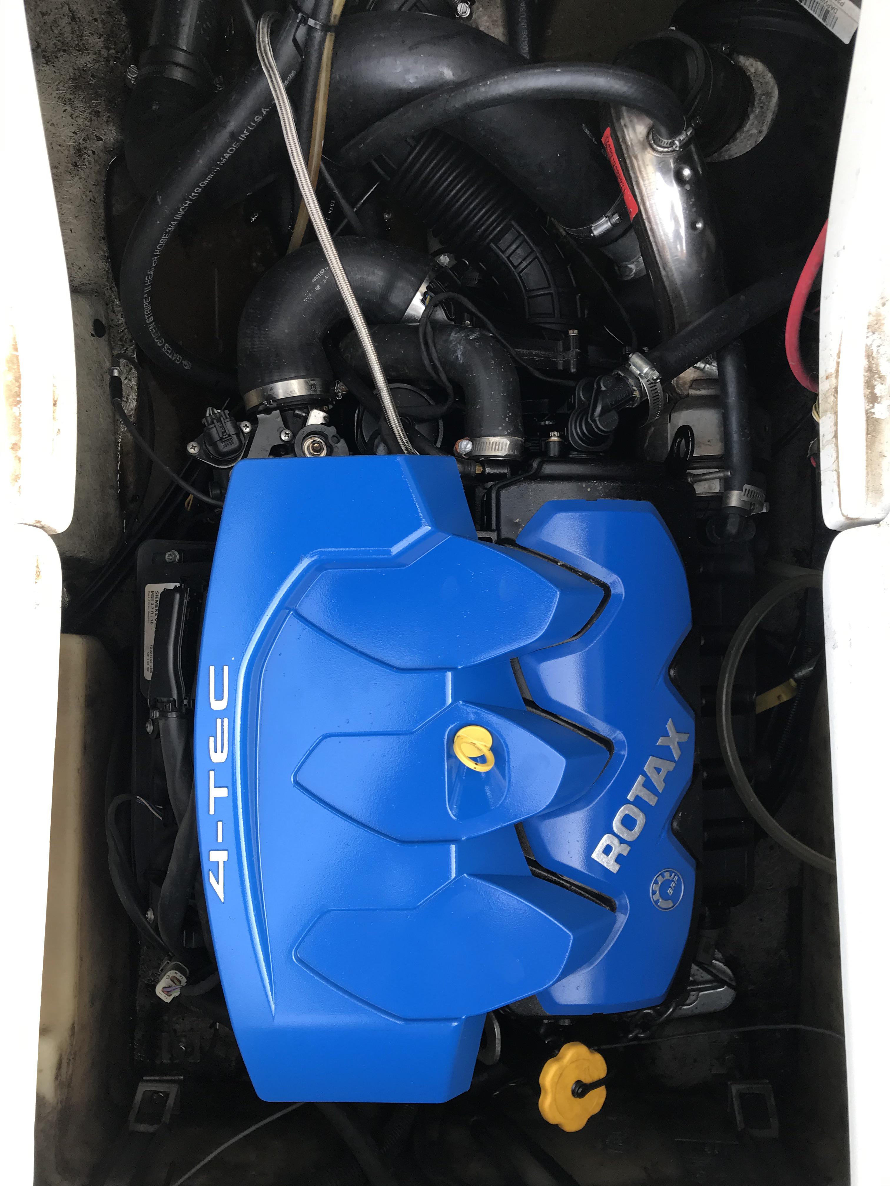 Repainted my plastic engine cover. | Scrolller