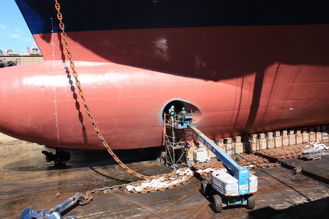 Repairing a bow thruster [1100 x 733] | Scrolller