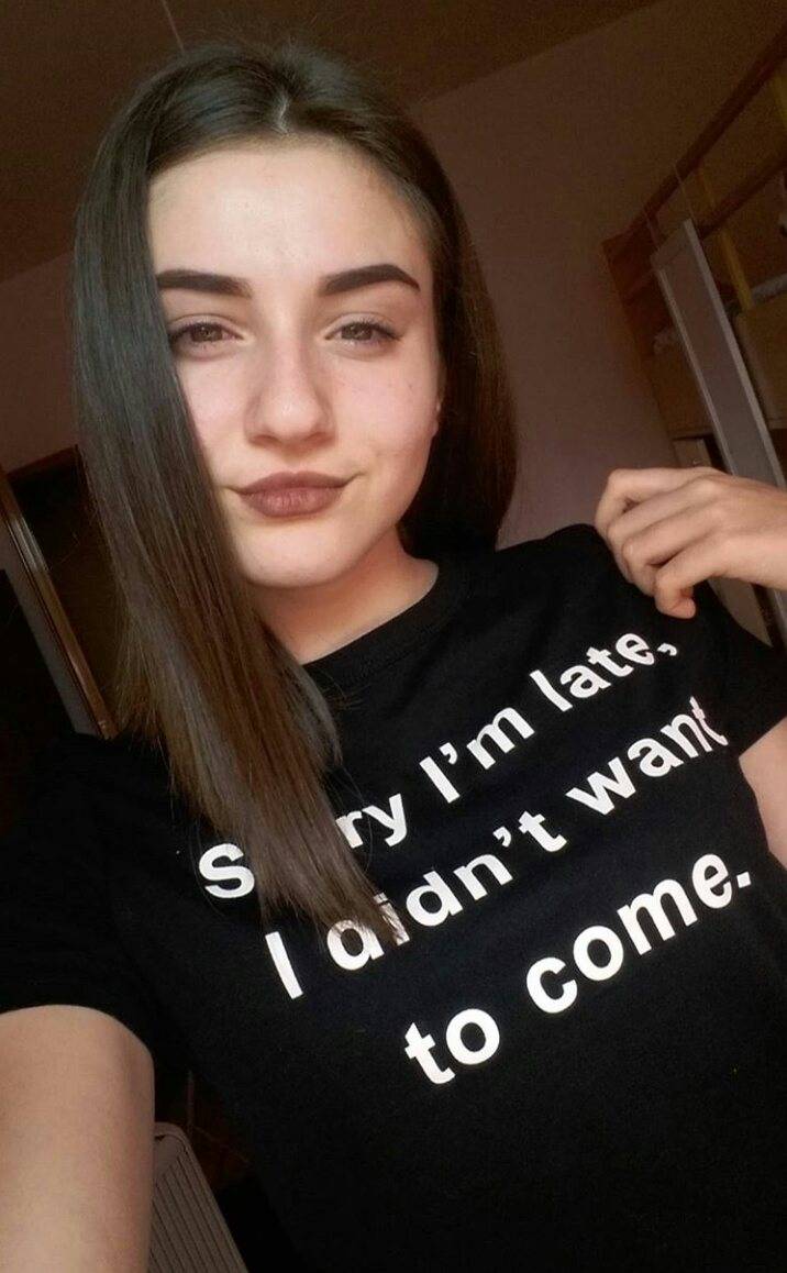 [REQUEST] A girl from my class | Scrolller