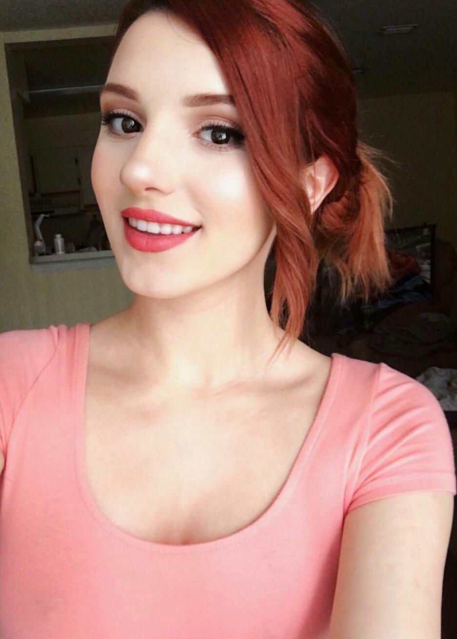 [REQUEST] Definite nipple on the left | Scrolller