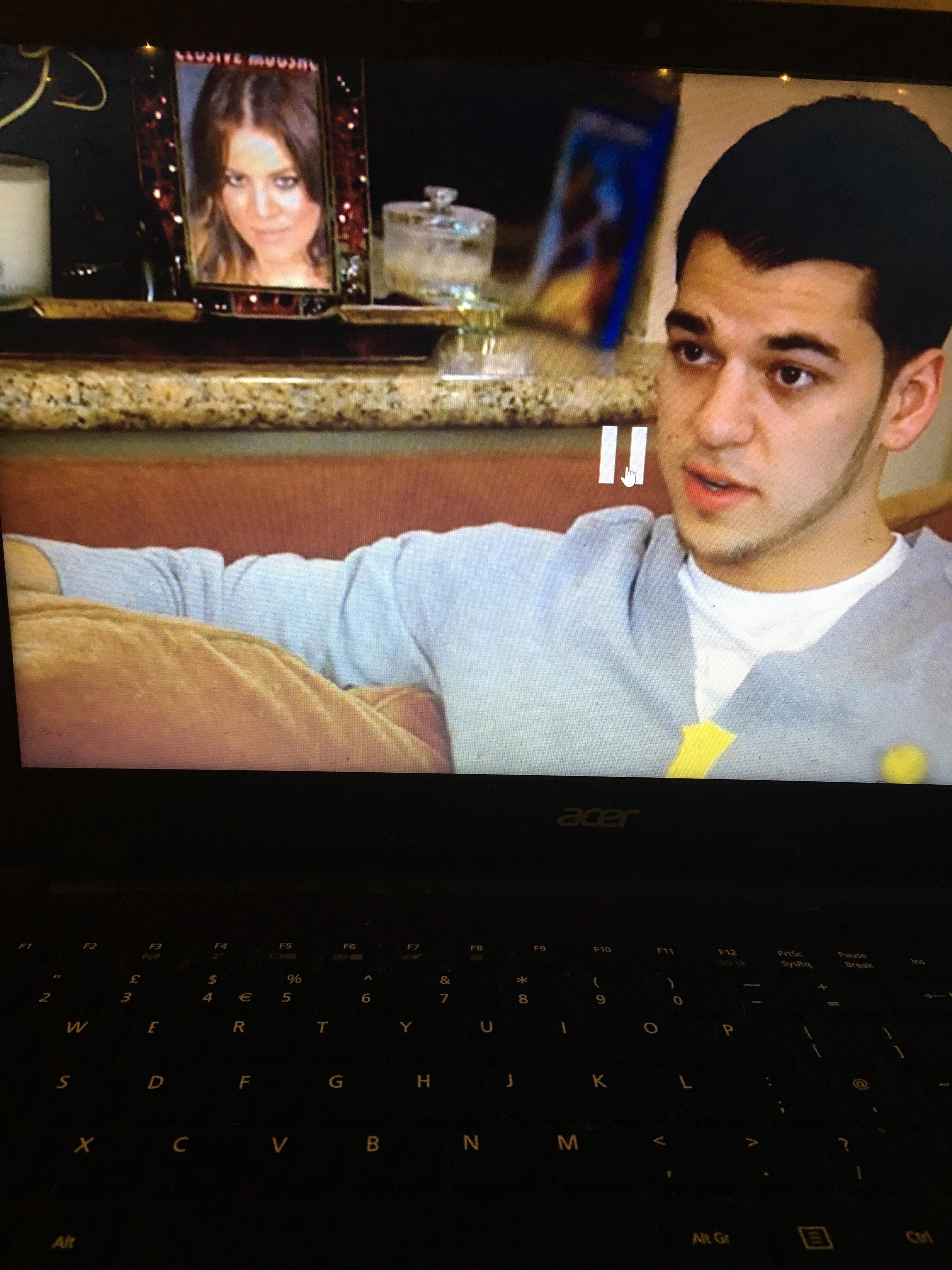 Rewatching season 3 and I’ve just realised Kim has Khloe’s mugshot framed in her condo. I’M ...